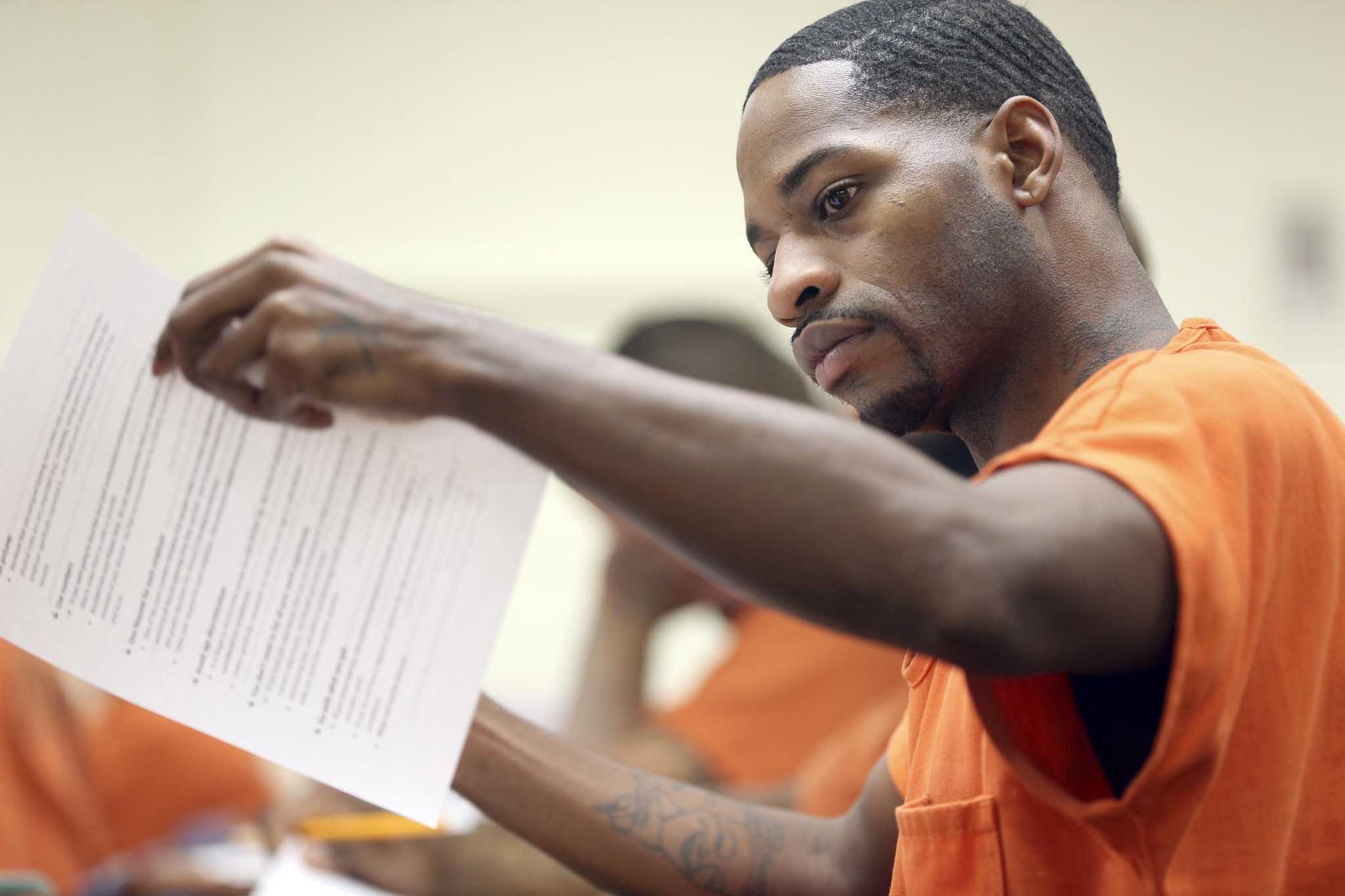 Jail inmates responding to education opportunities