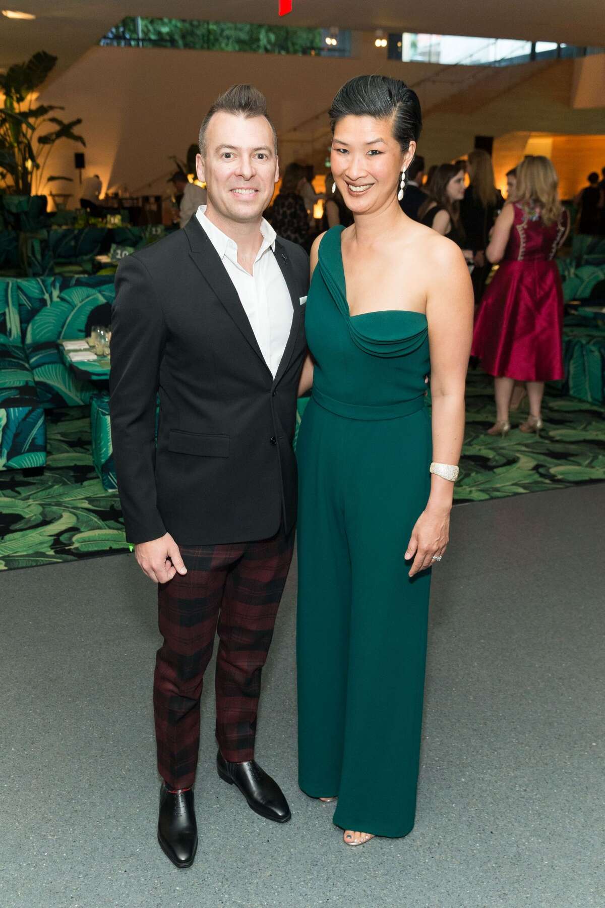Art lovers at the bold, bright Modern Ball raise $4 million for SFMOMA