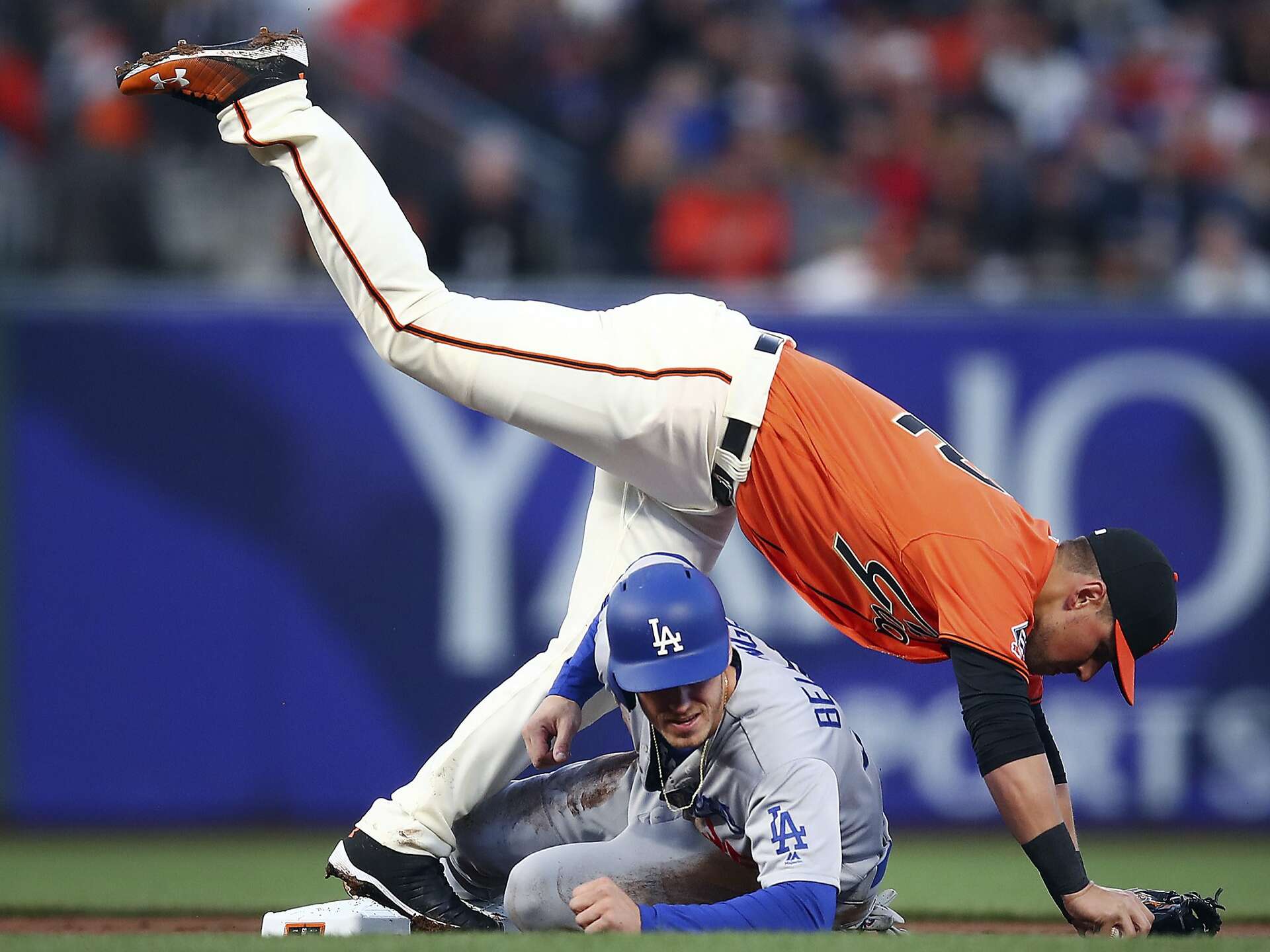 Giants place Joe Panik, Mac Williamson on disabled lists