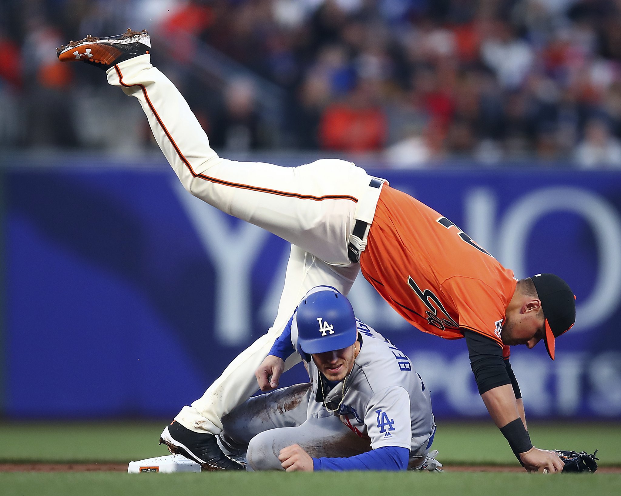 Giants place Joe Panik, Mac Williamson on disabled lists