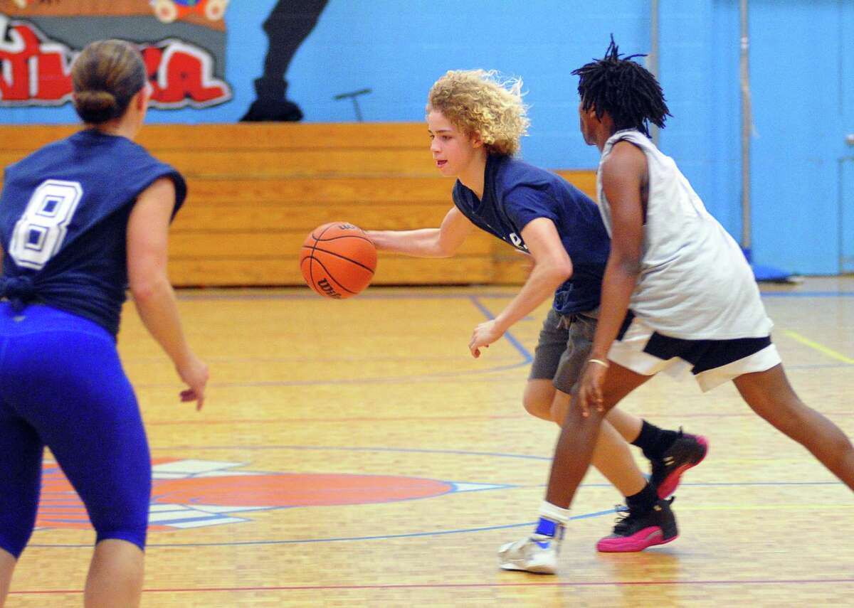 Bridgeport cops, youth team up for basketball game