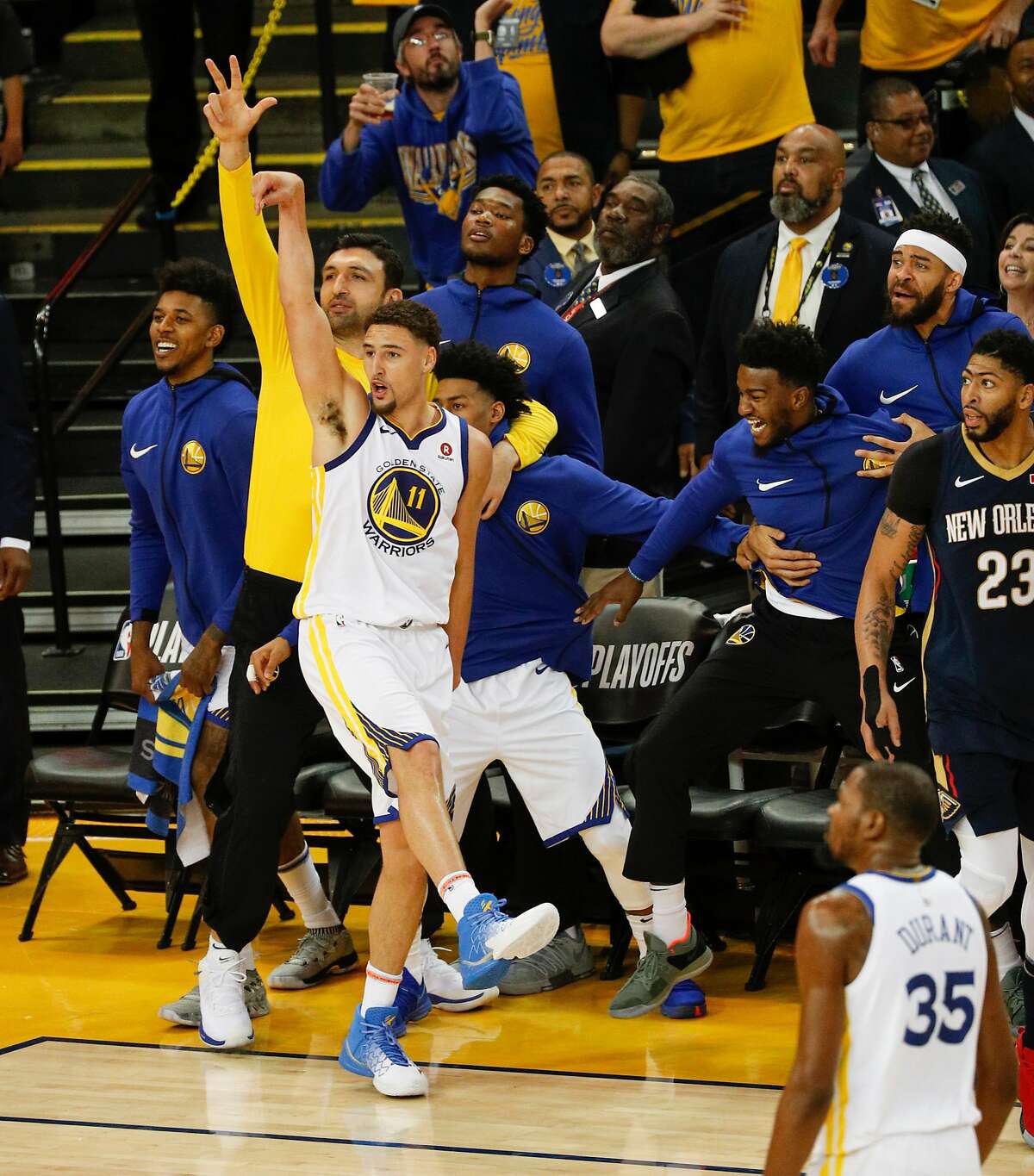 Warriors ride big 2nd quarter to Game 1 rout of Pelicans