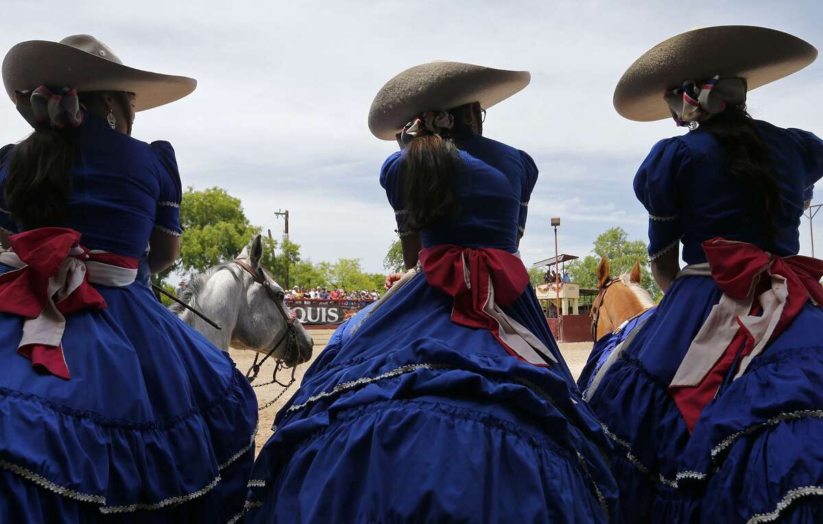 Charros and escaramuzas excite crowd at fan-favorite Fiesta Charreada