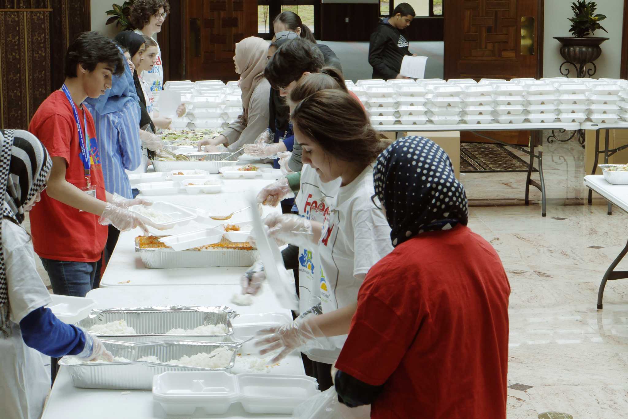 Photos: Muslim Soup Kitchen Day feeds the hungry