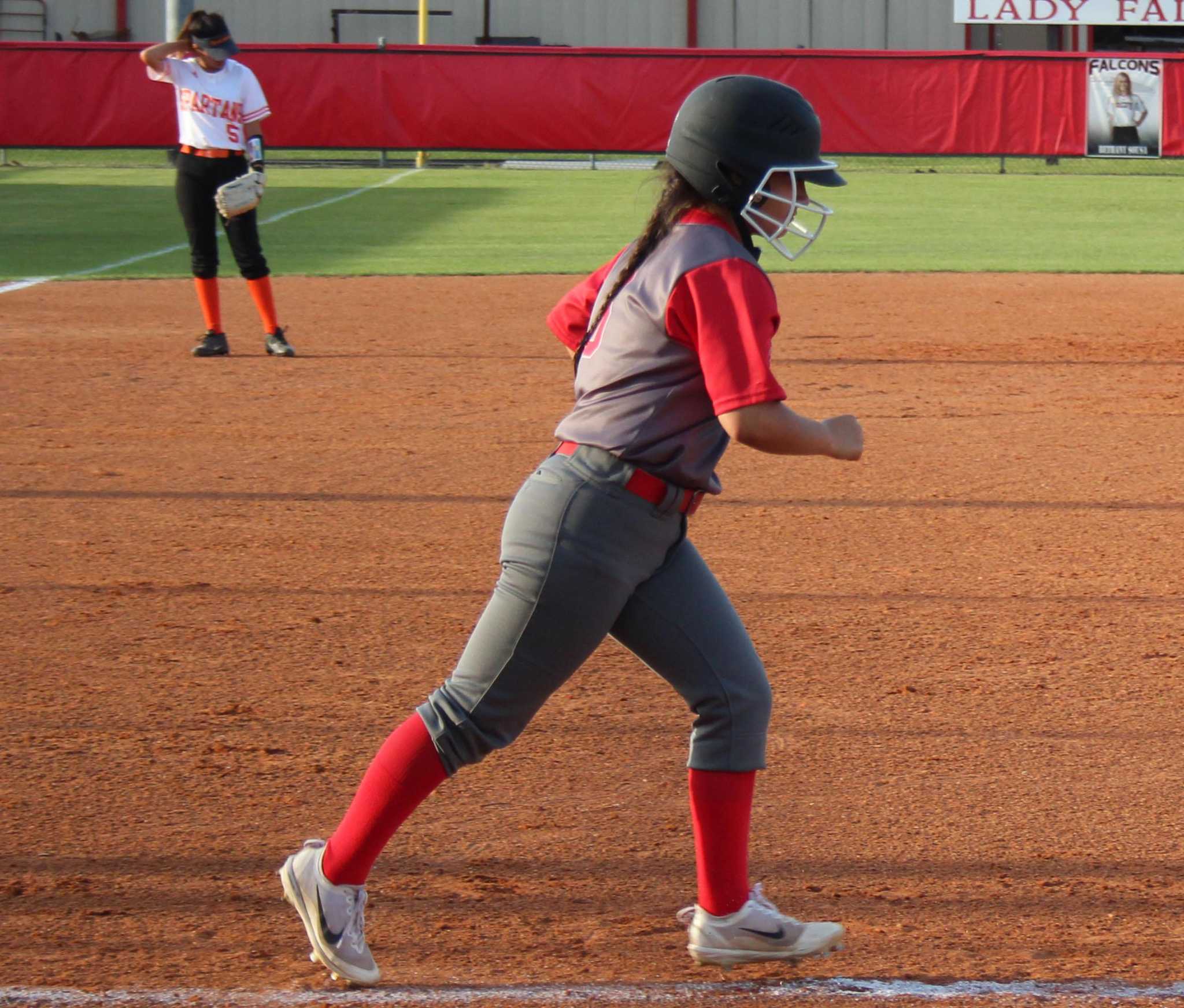 Lady Indians overwhelm Lady Spartans in first playoff victory 20-2