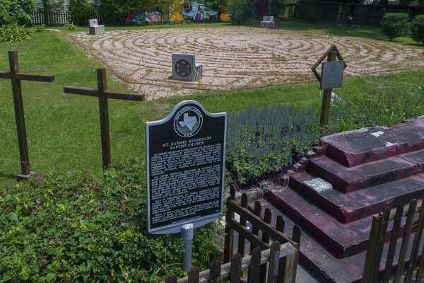 In Houston’s labyrinths, pilgrims find a connection to the ancient and ...
