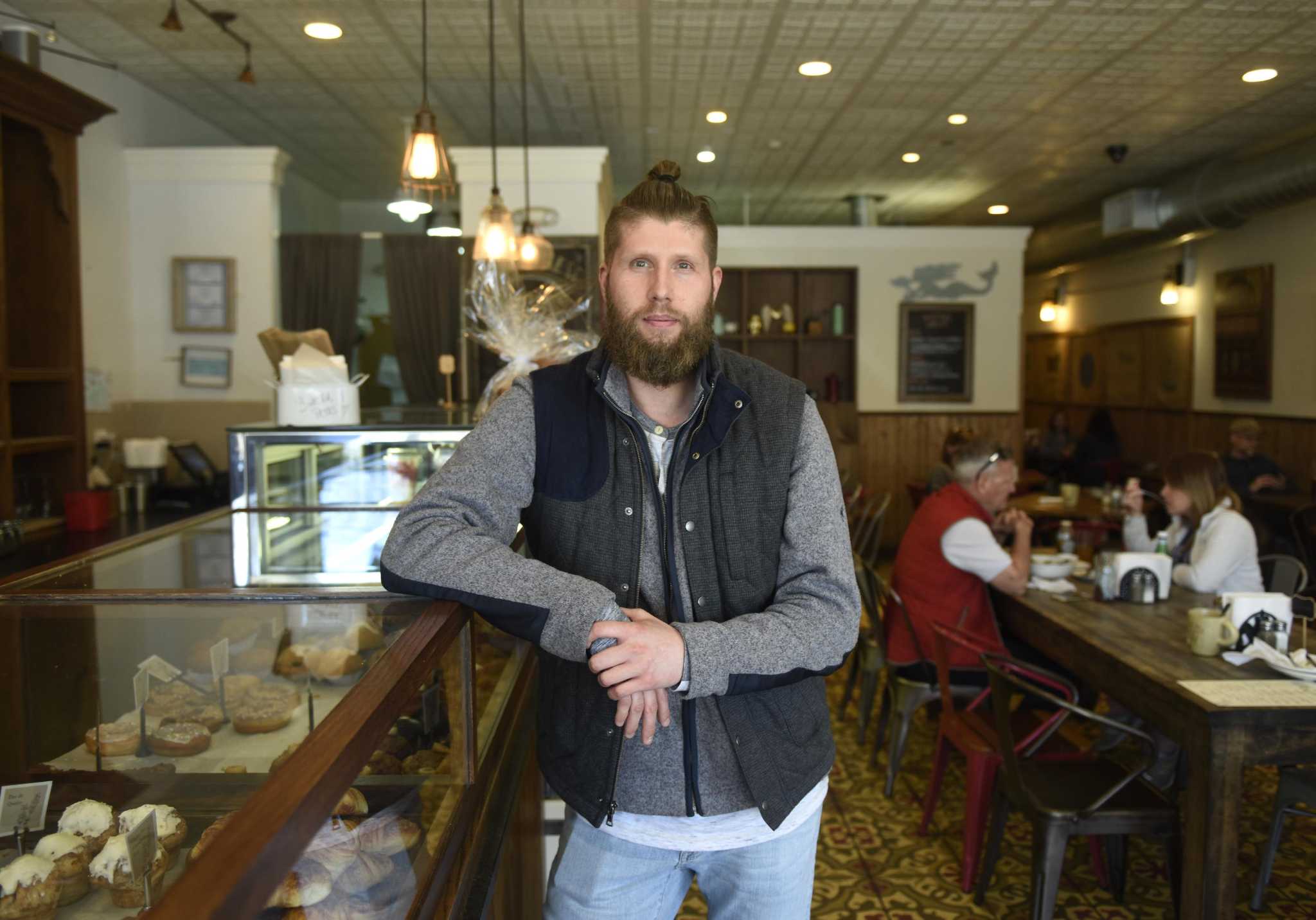 Sweet Pea’s changes menu, adds table service