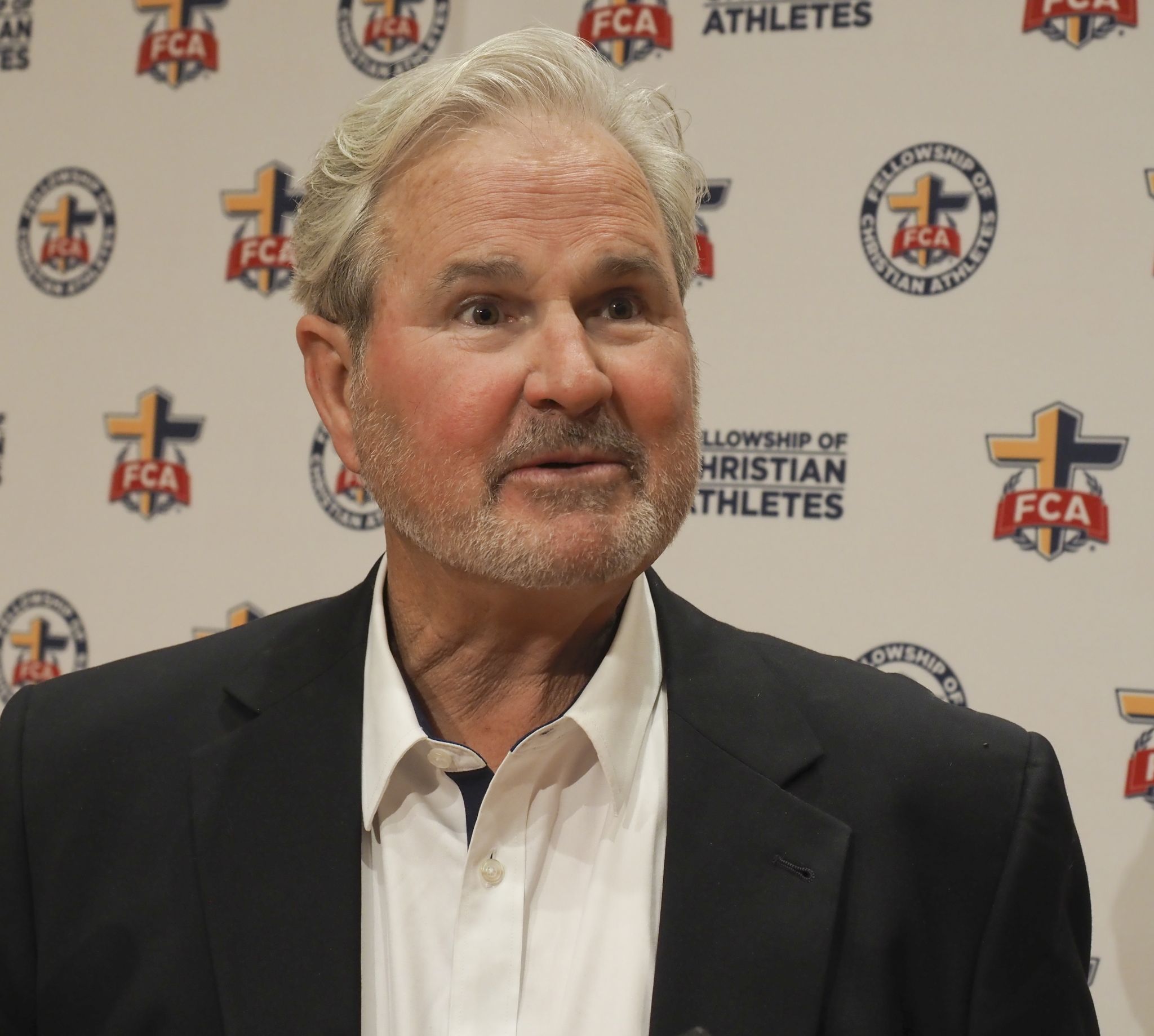 Ex-Rangers catcher Sundberg gives inspirational message to FCA