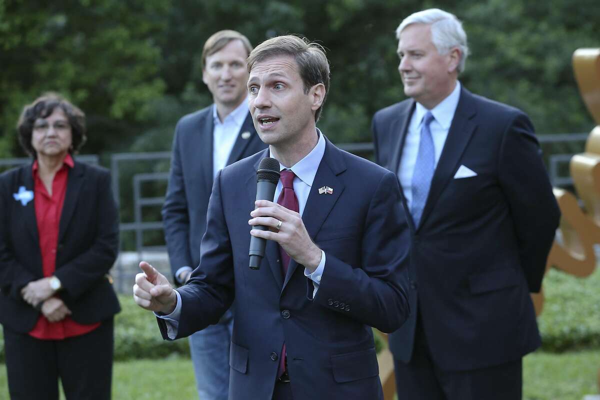 Texas rejects 2,400 online voter registrations as Oct. 9 deadline looms