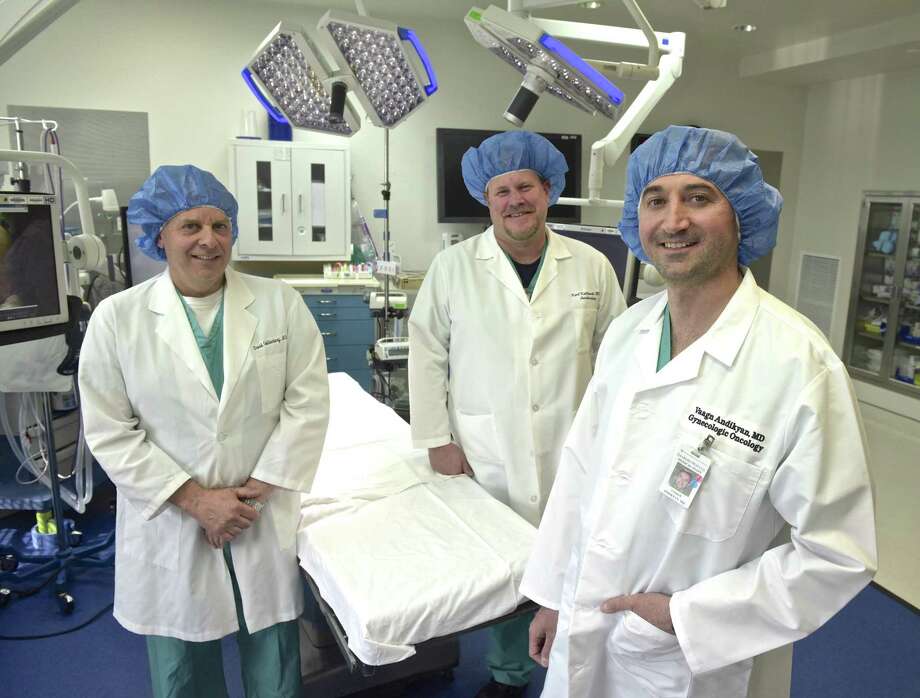 Danbury Hospital surgeons remove 132-pound tumor - SFGate