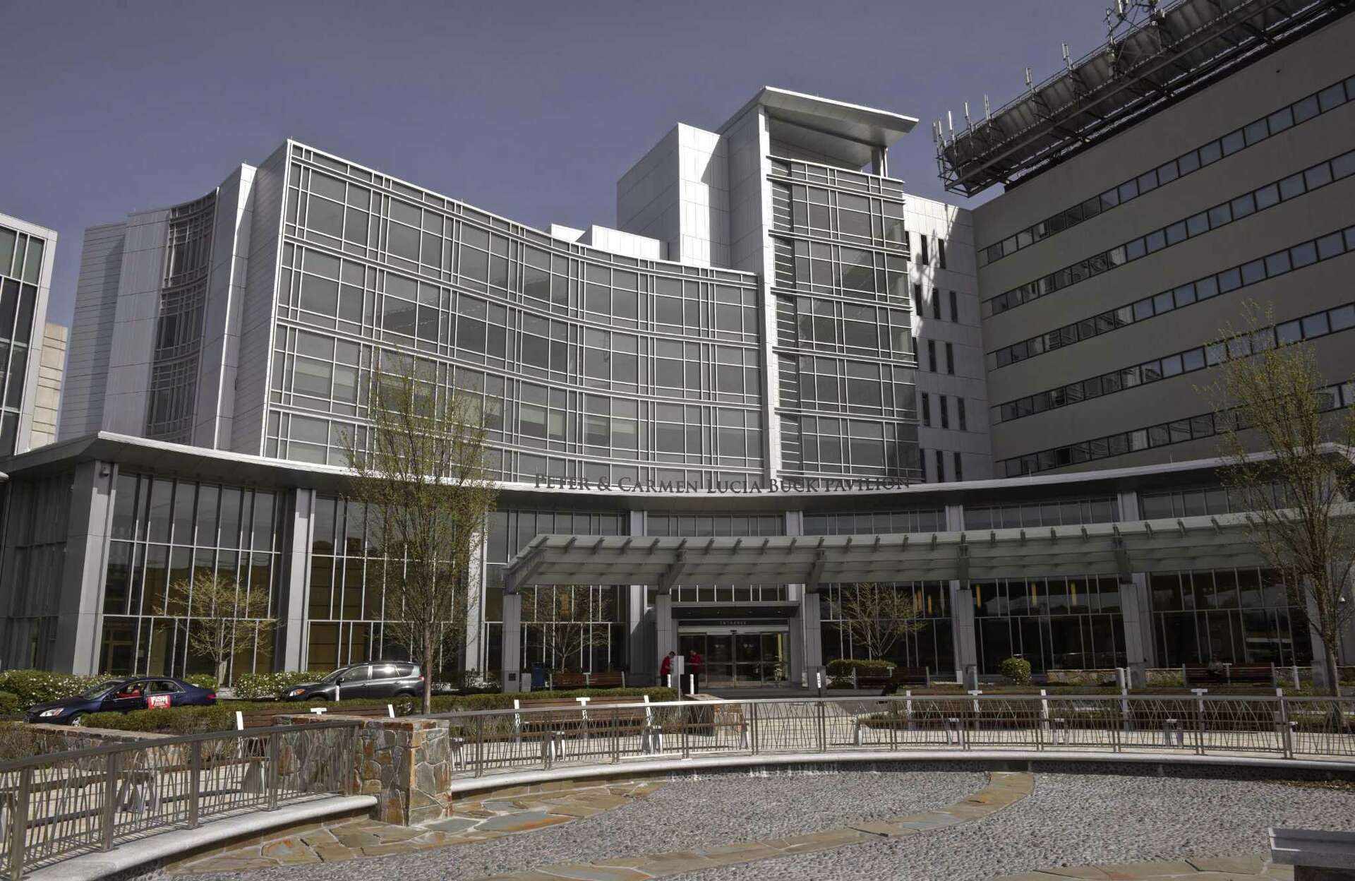 Danbury Hospital surgeons remove woman’s 132-pound tumor