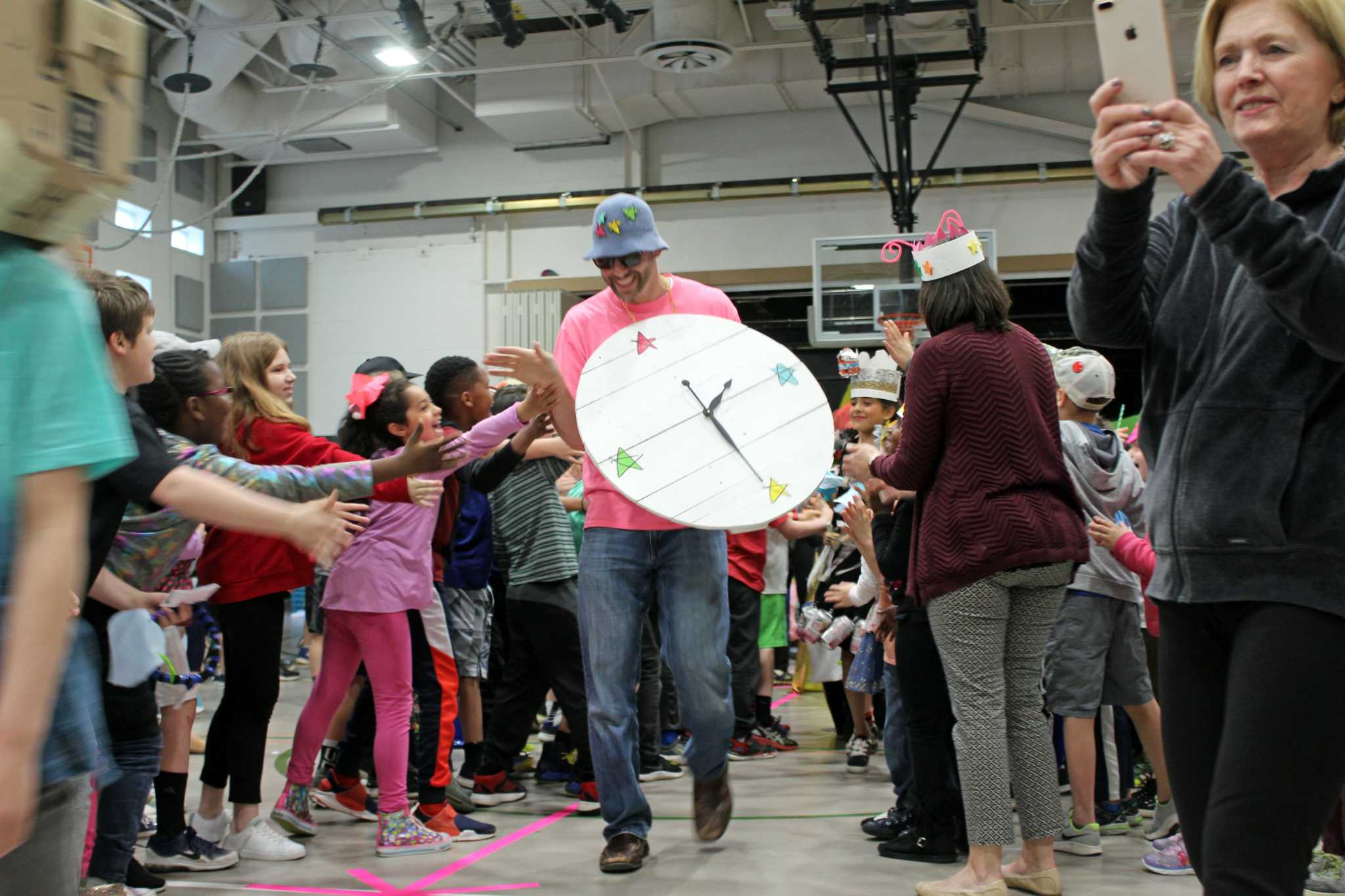Burr Elementary hosts ‘Trashion Show’ to benefit area nonprofit