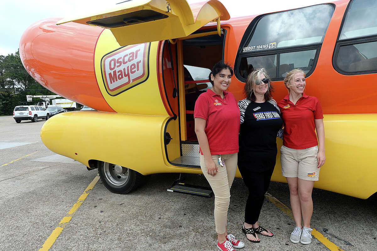 Photos: Hotdoggers roll in on Wienermobile tour
