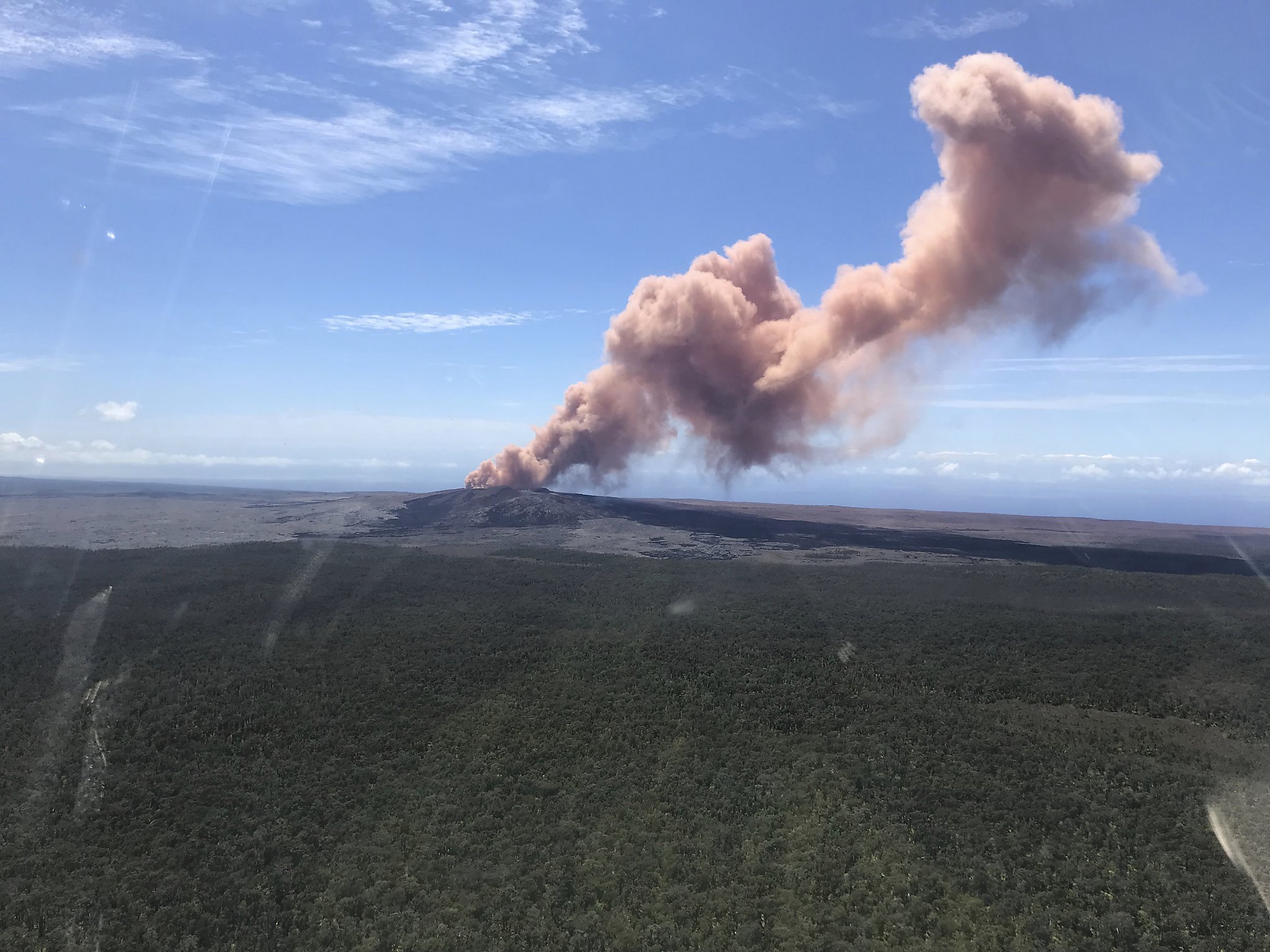 Lava fountains spew 300 feet into the air on Hawaii in volcano eruption