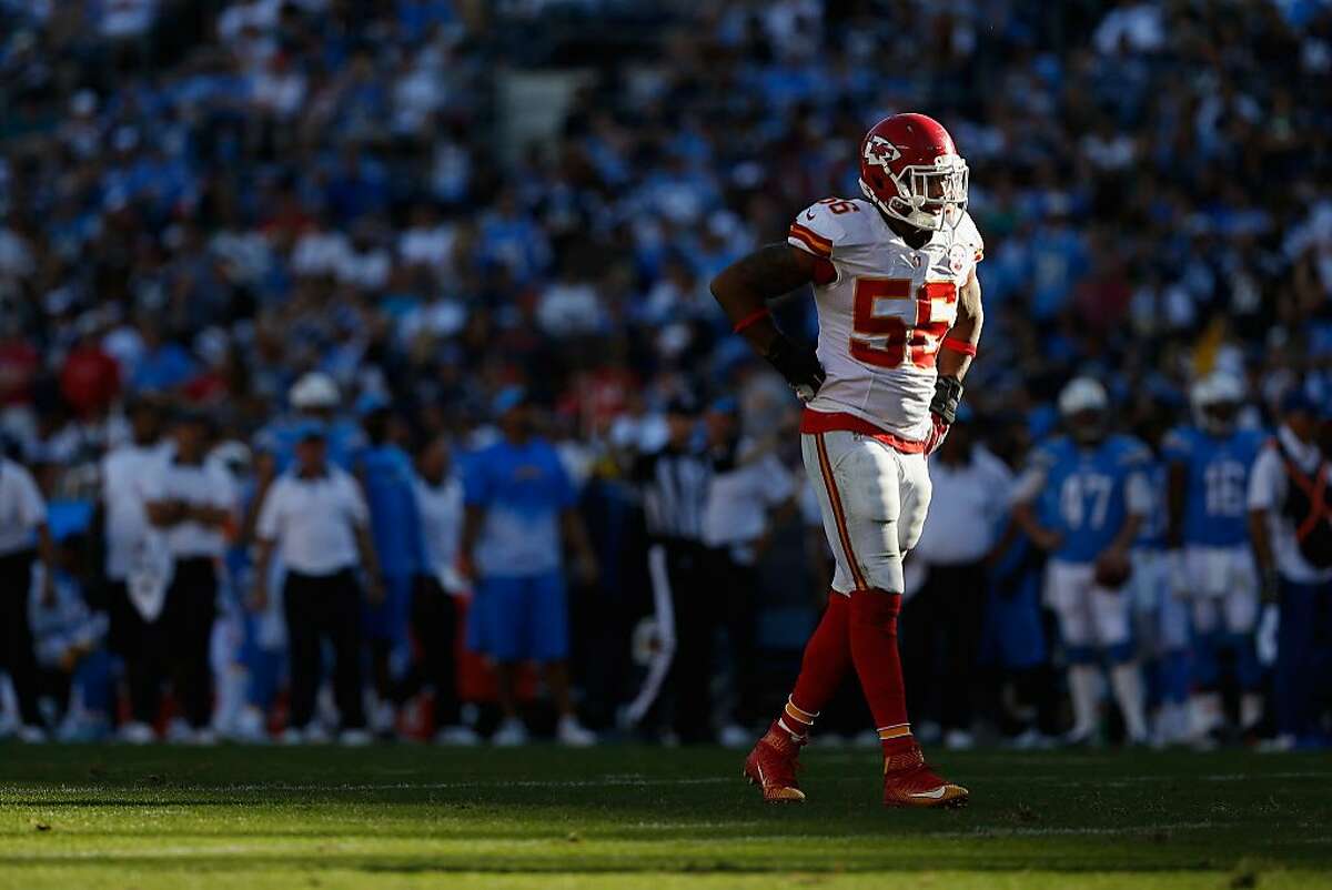 Linebacker Derrick Johnson finding his voice in Raiders' defense