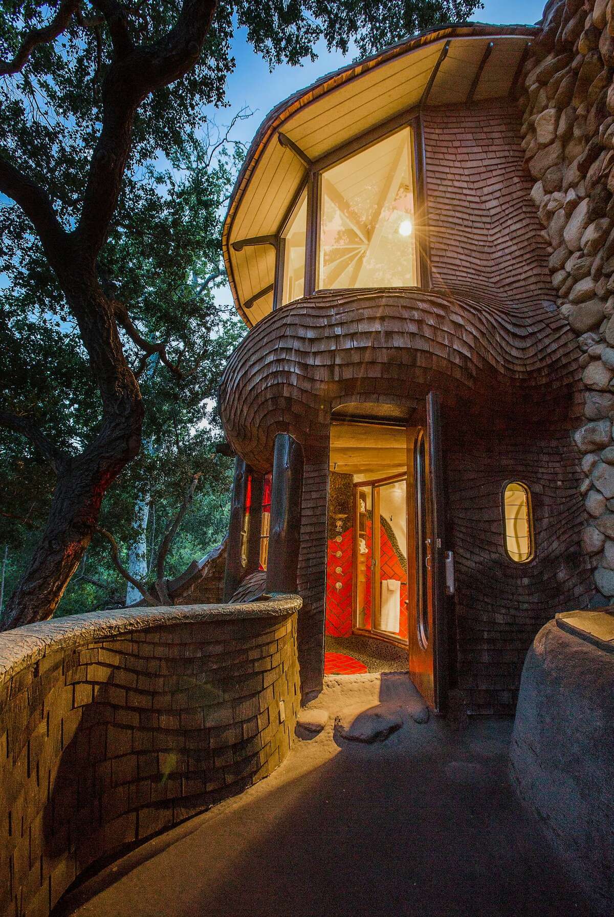 Insanely cool 'Whale House' on California coast rents for $625 a night