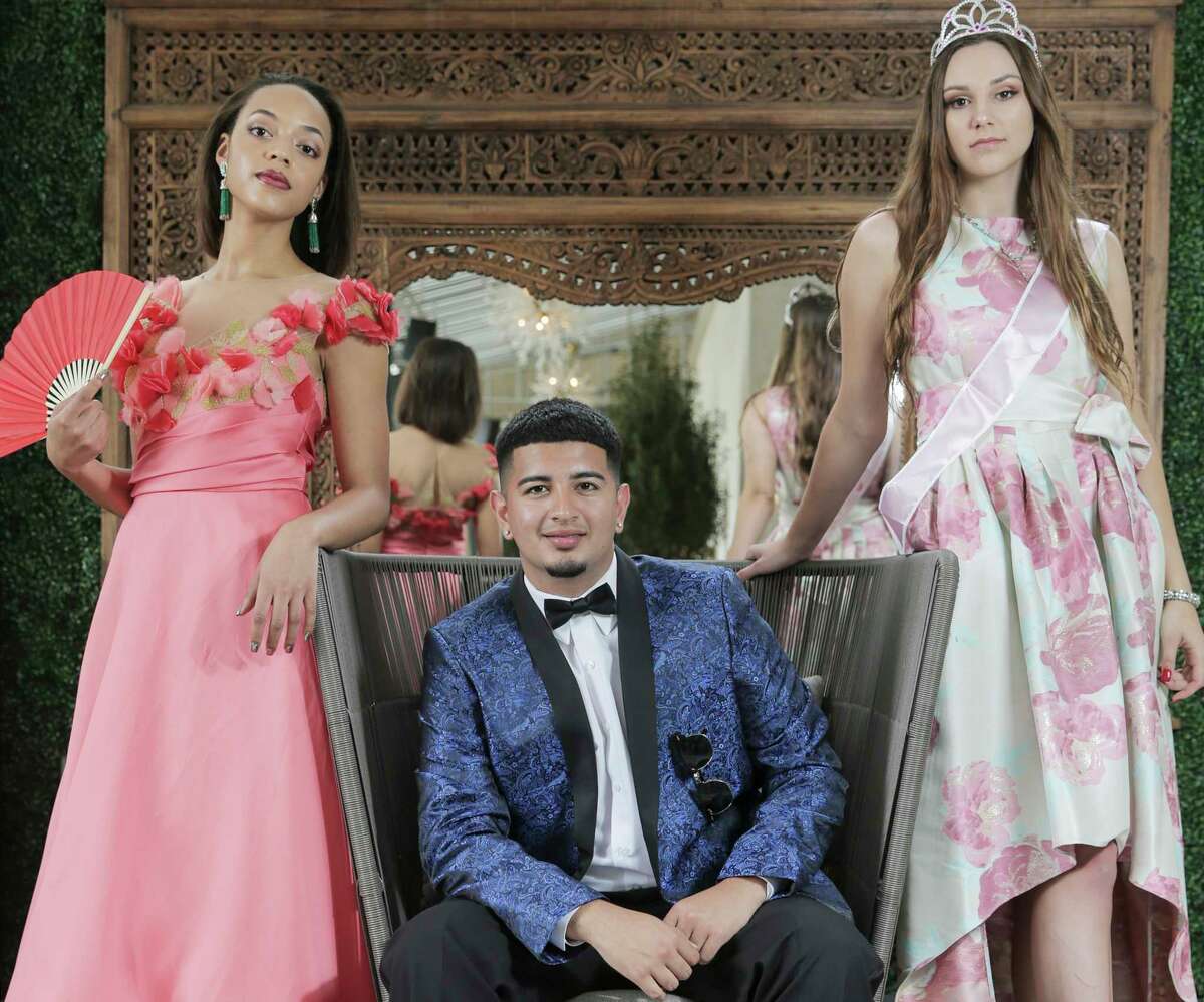 Generation Prom: Dress older and wiser on the big night