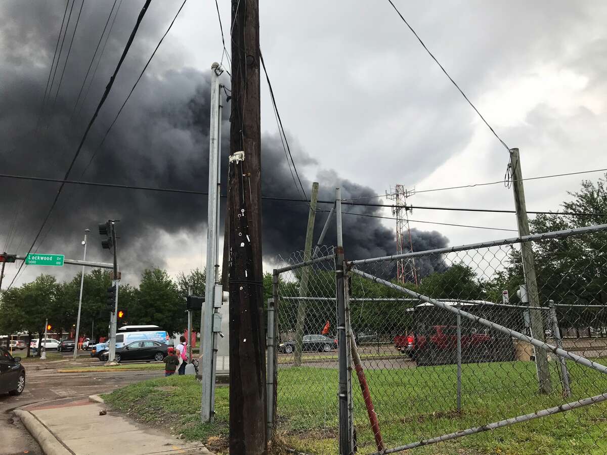 Firefighters battle 3-alarm warehouse fire in Houston’s East End
