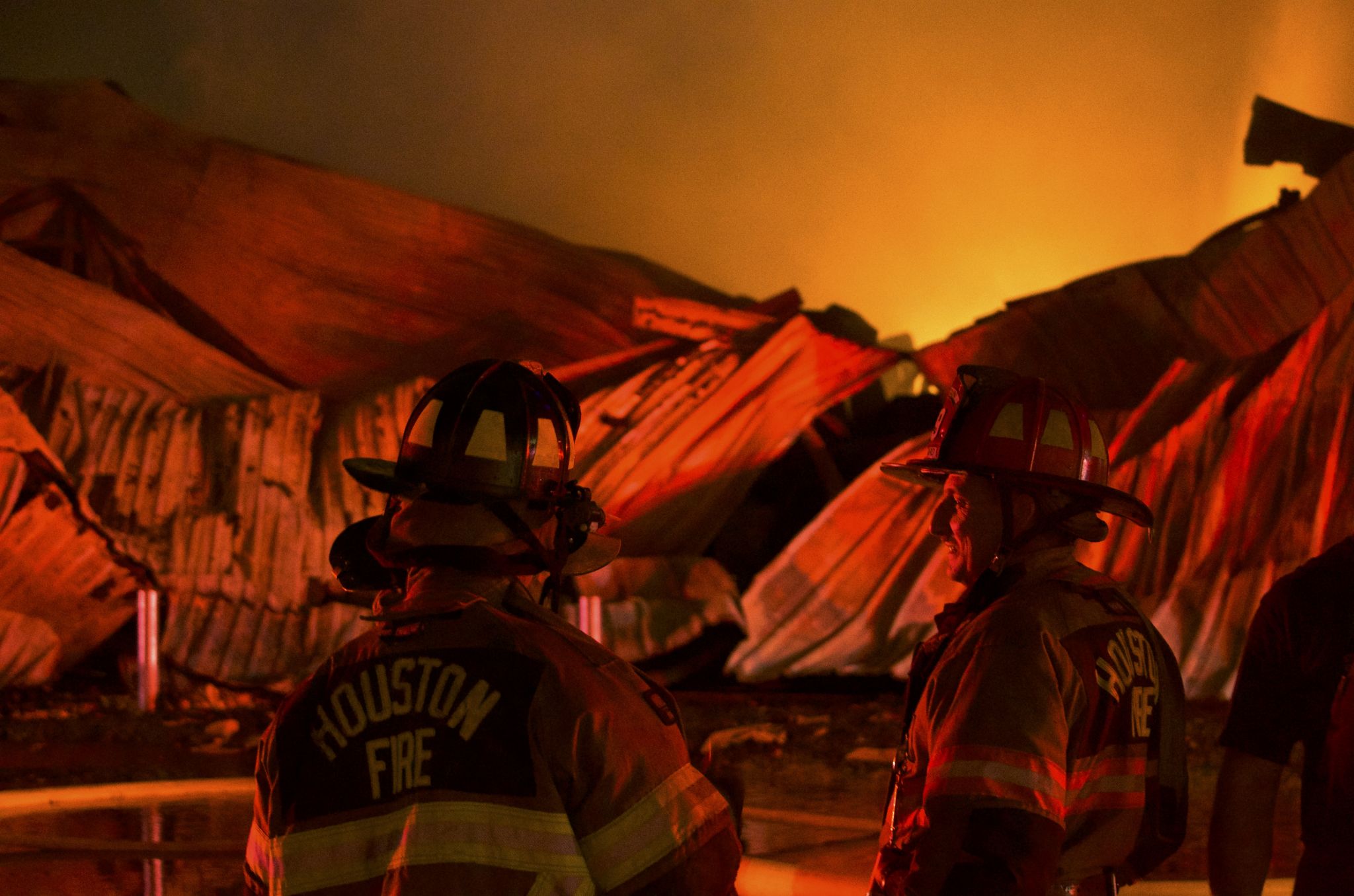Firefighters battle 3-alarm warehouse fire in Houston’s East End