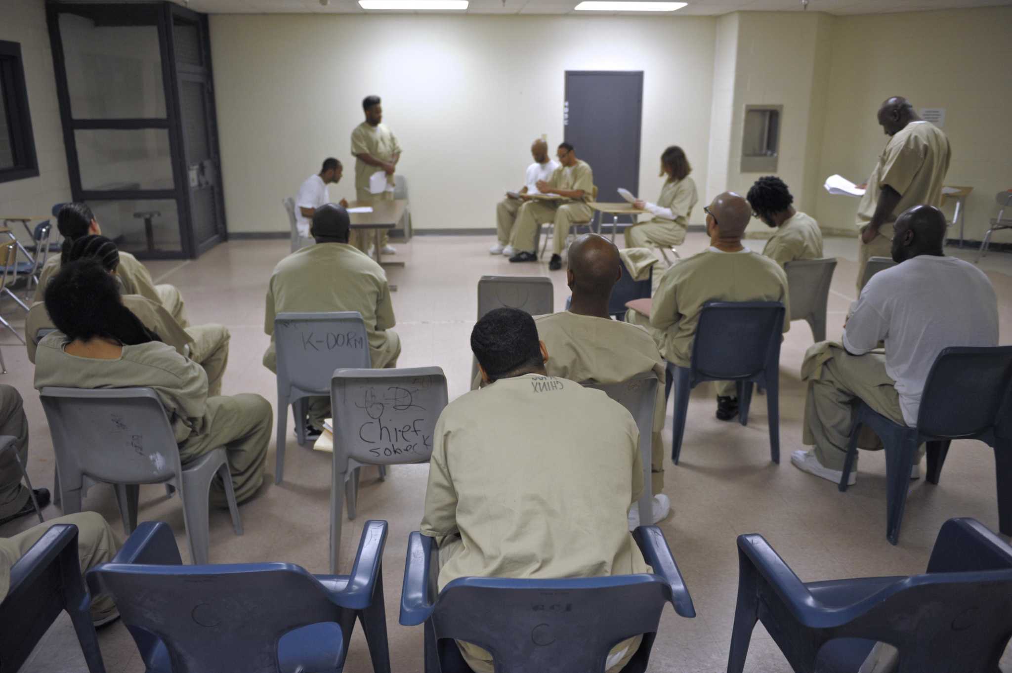 Connecticut’s prison population drops to lowest level in 24 years