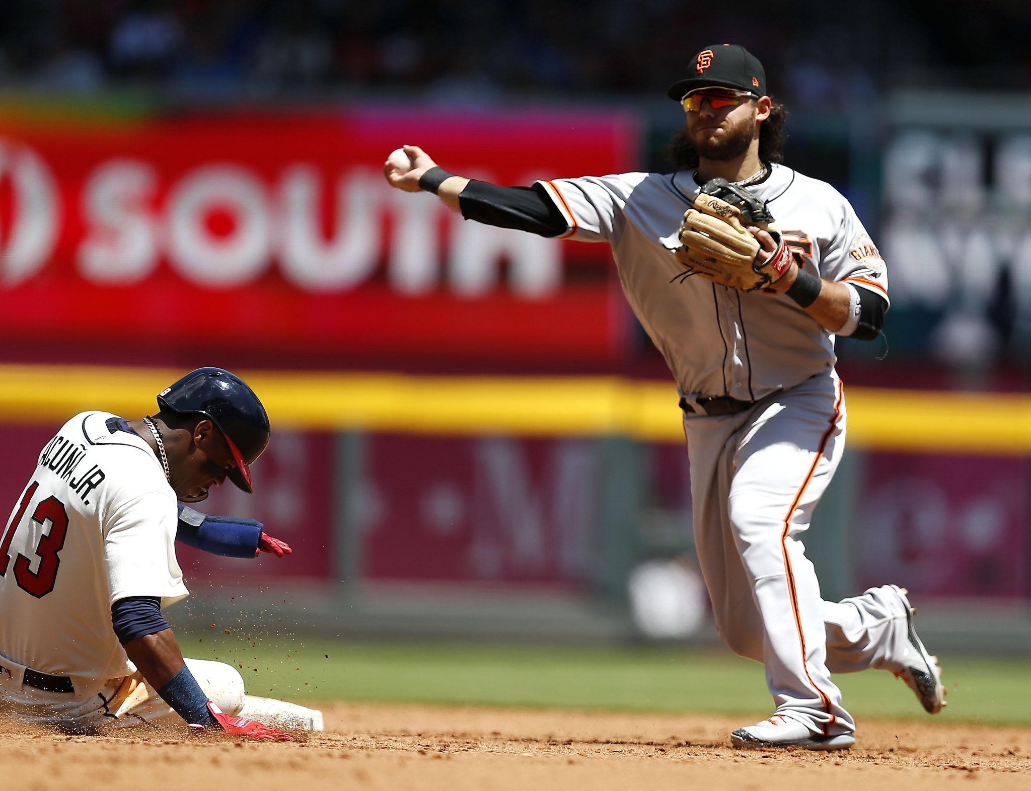 Giants complete sweep of Atlanta in Andrew Suarez’s first big-league win