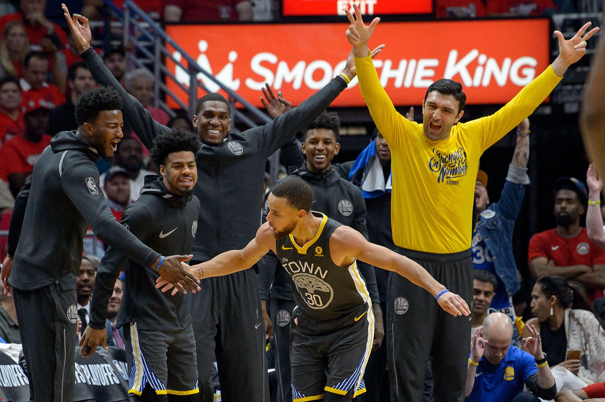 In thinking small, Warriors get big win