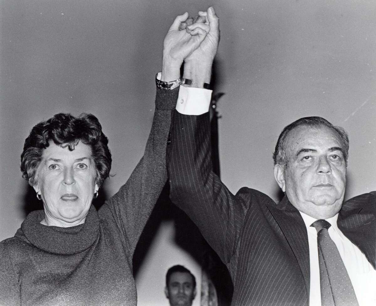 Wife of former Bridgeport mayor dies