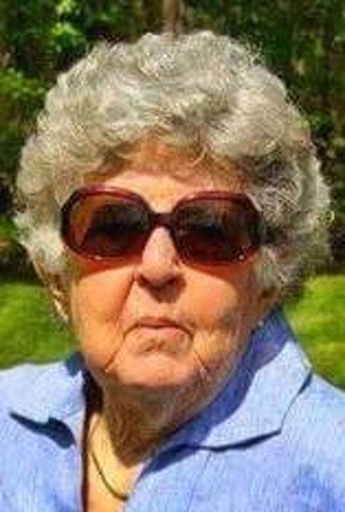 Wife of former Bridgeport mayor dies