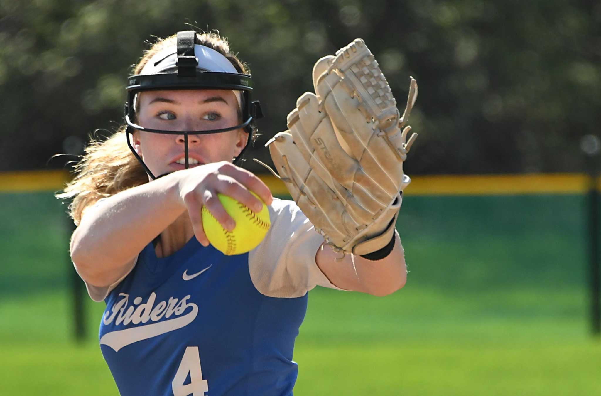 Calista Phippen throws perfect game for Ichabod Crane
