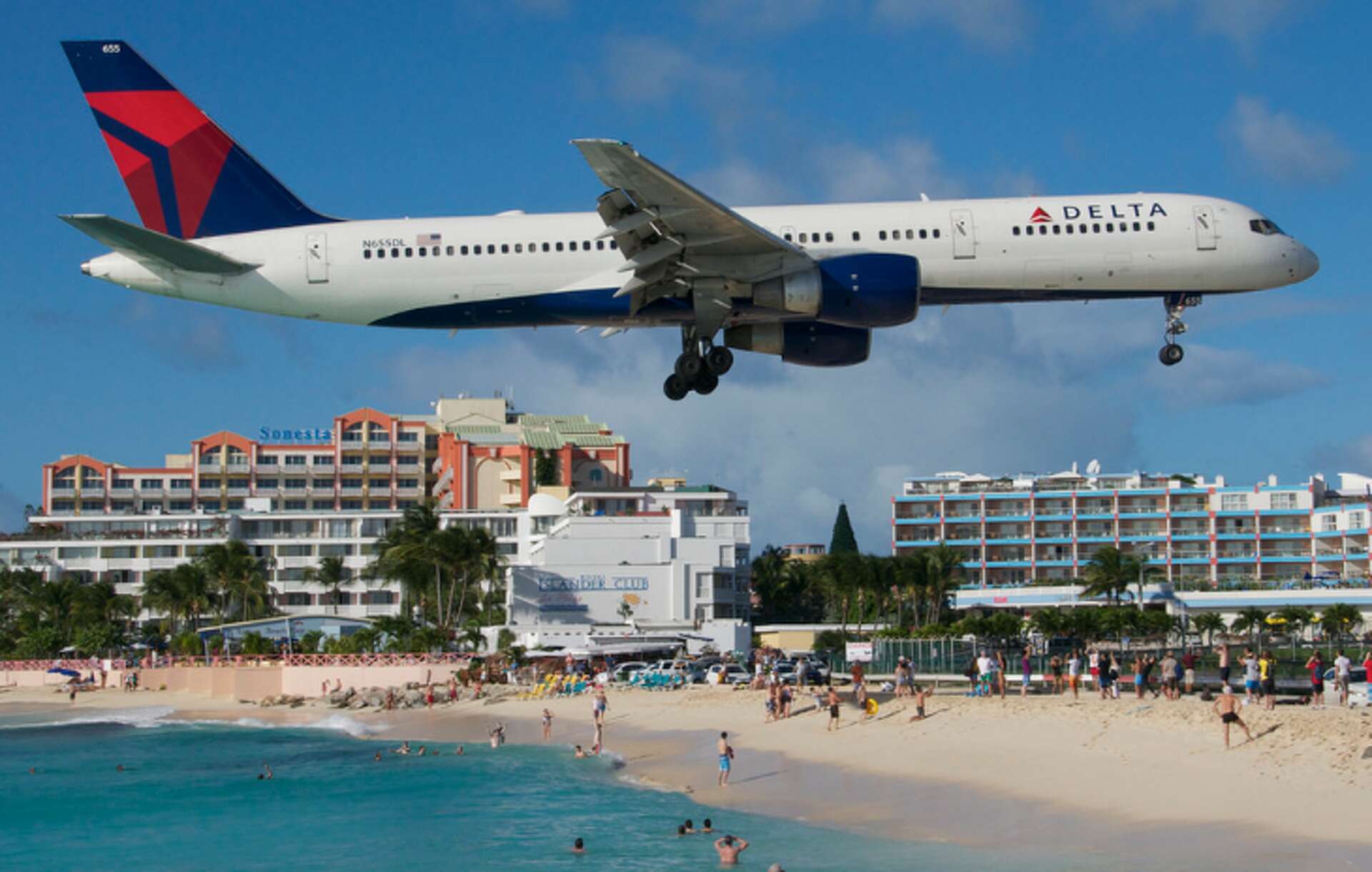 difference between 737 and 767