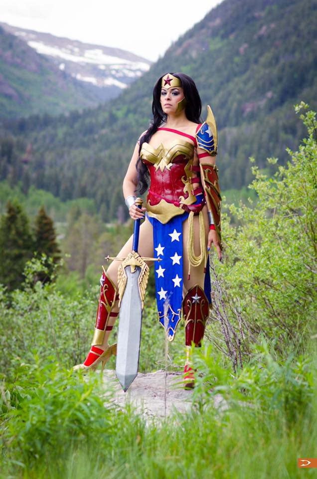 Cosplay character specializing in weapons, armor prepares for Houston's ...