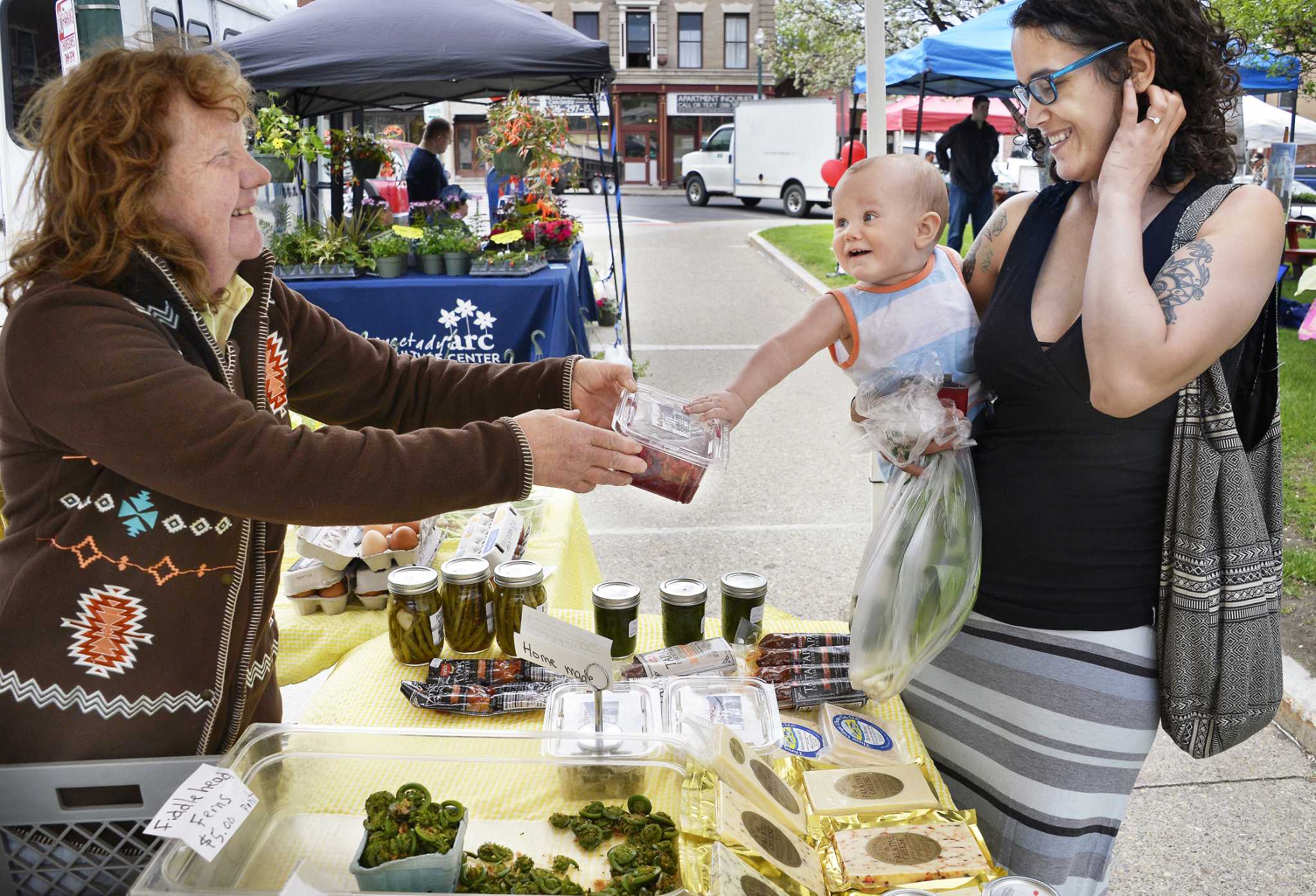 Downtown Farmers Market open on Thursdays
