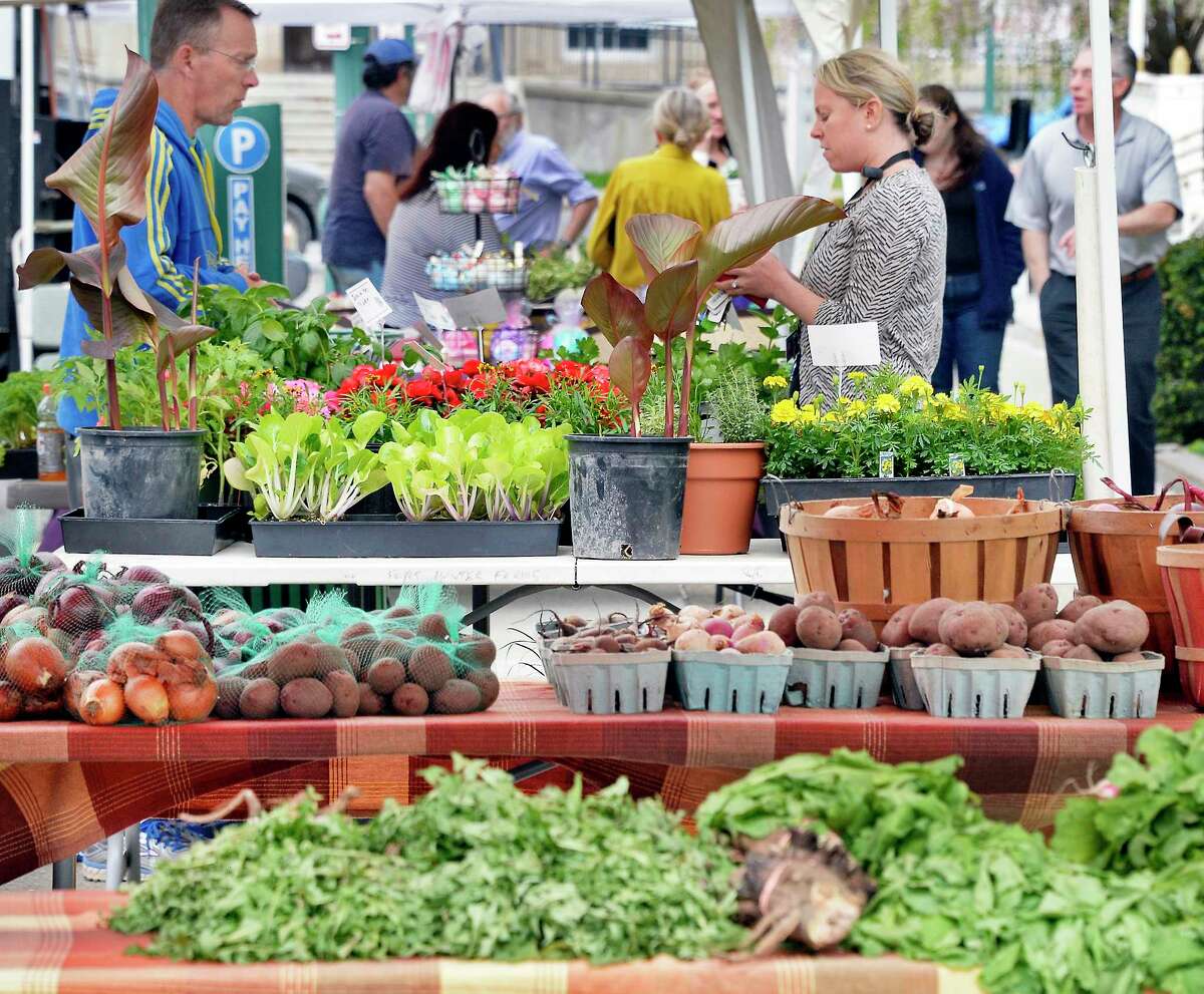 Downtown Farmers Market open on Thursdays