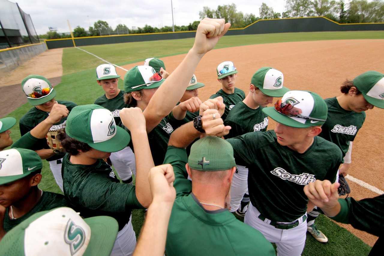 Lutheran South baseball team aims for third championship