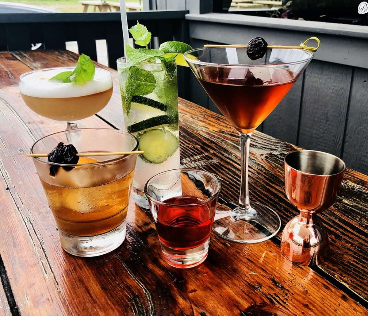Houston's best Midtown bars, according to Yelp