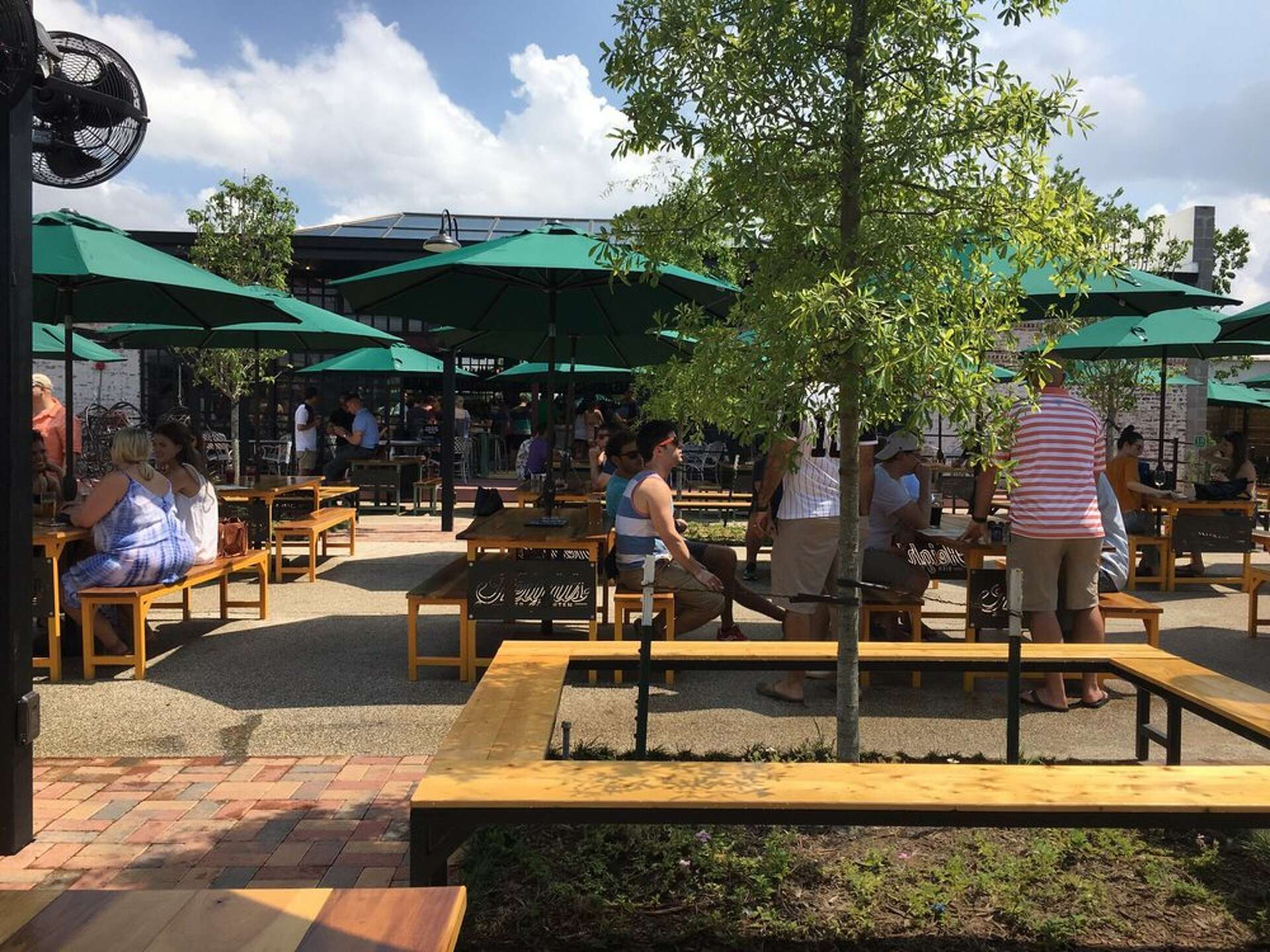 Houston's best Midtown bars, according to Yelp