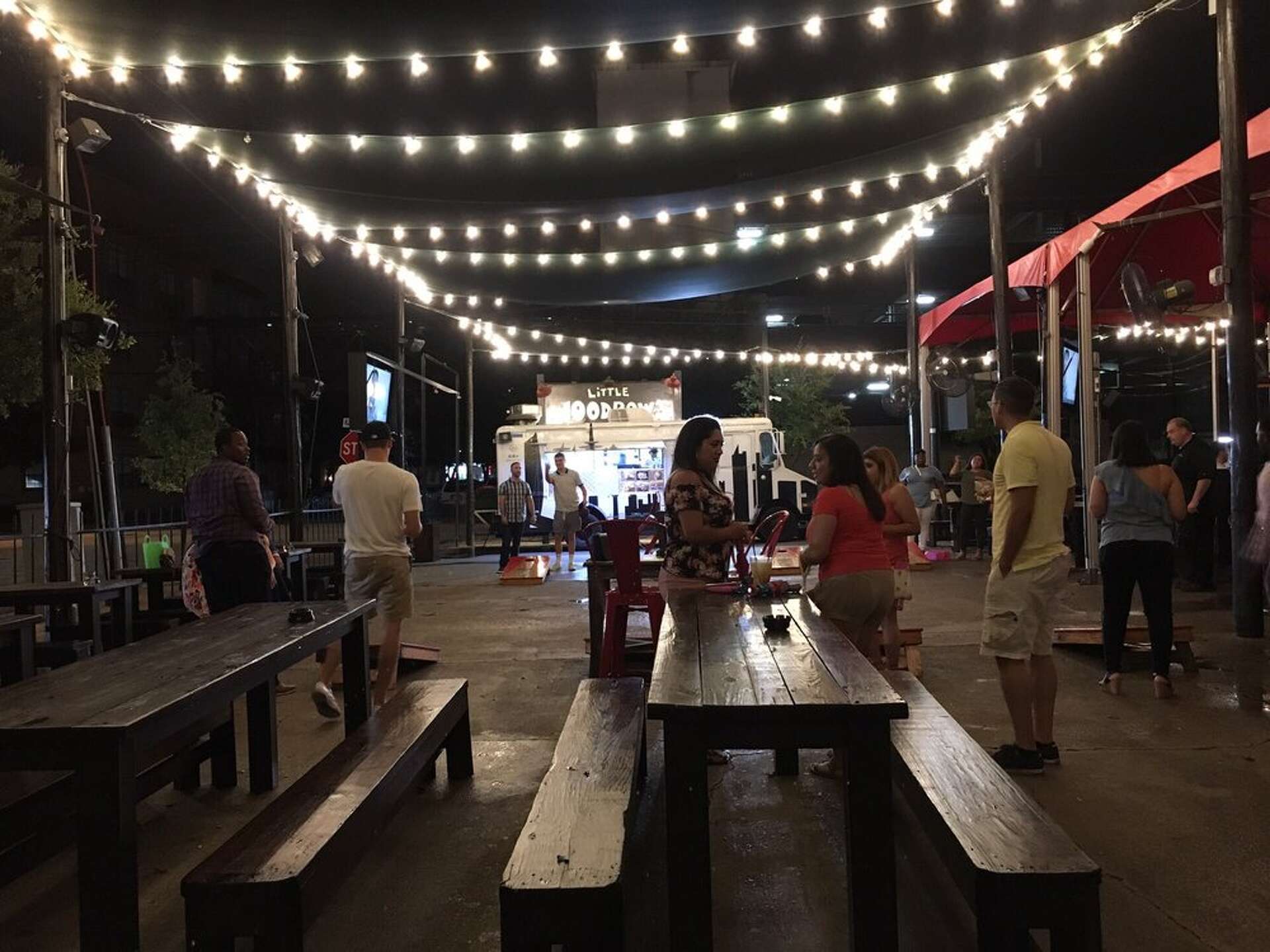 Houston's best Midtown bars, according to Yelp