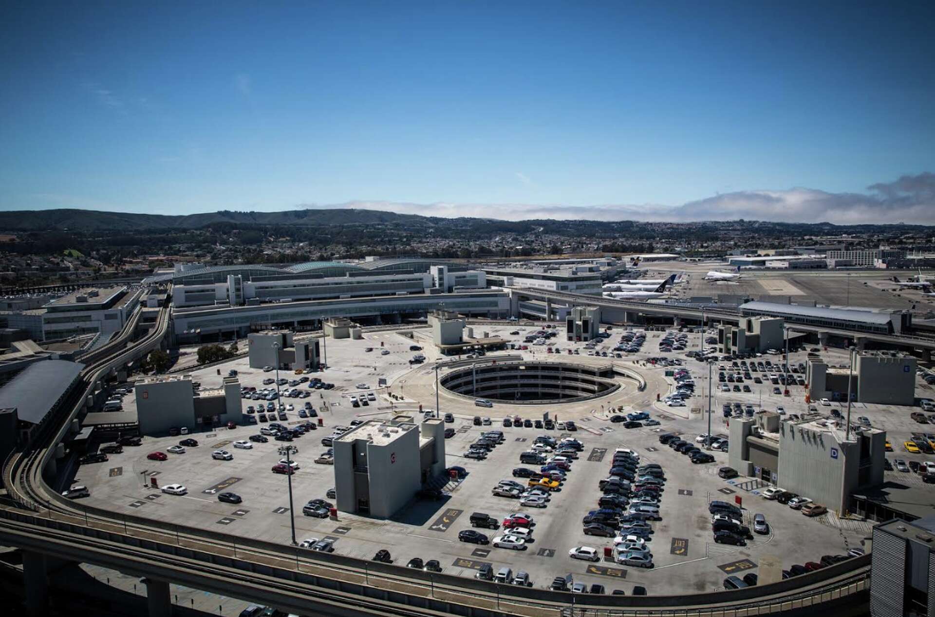 SFO to move all Uber, Lyft pick ups to central parking lot
