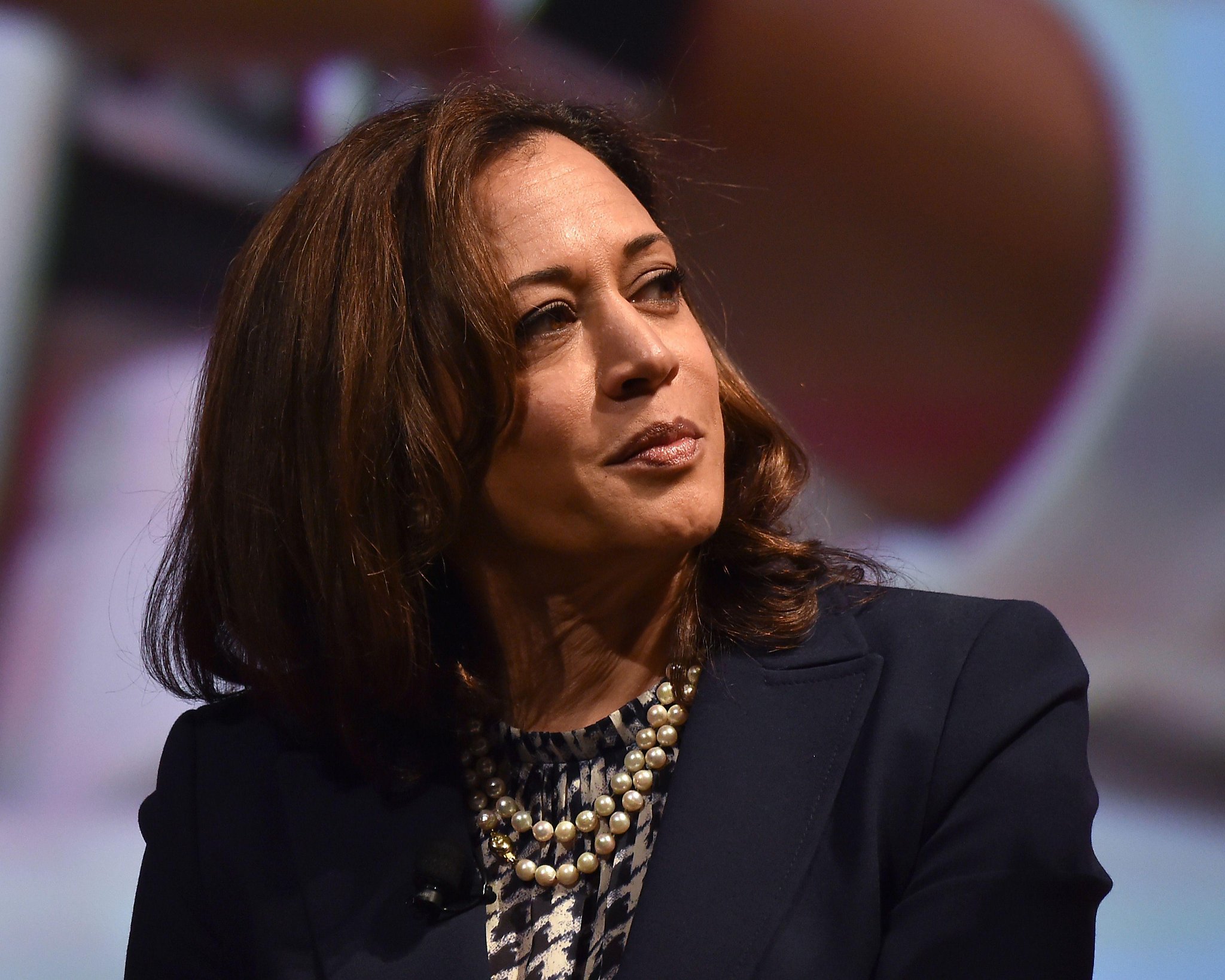 Official White House Twitter takes aim at Kamala Harris in targeted ...