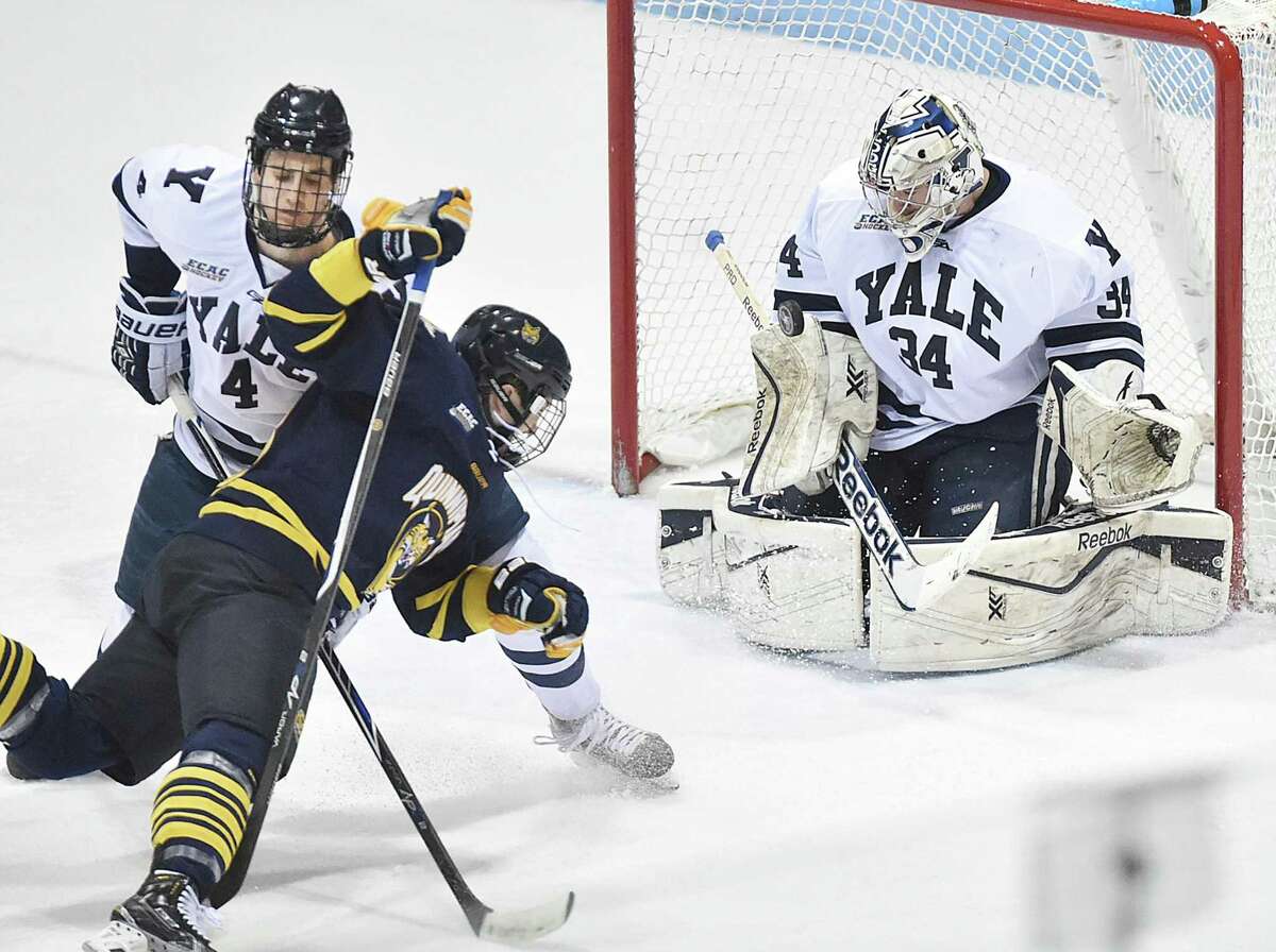 Sunday Gravy: Alex Lyon roars into national spotlight