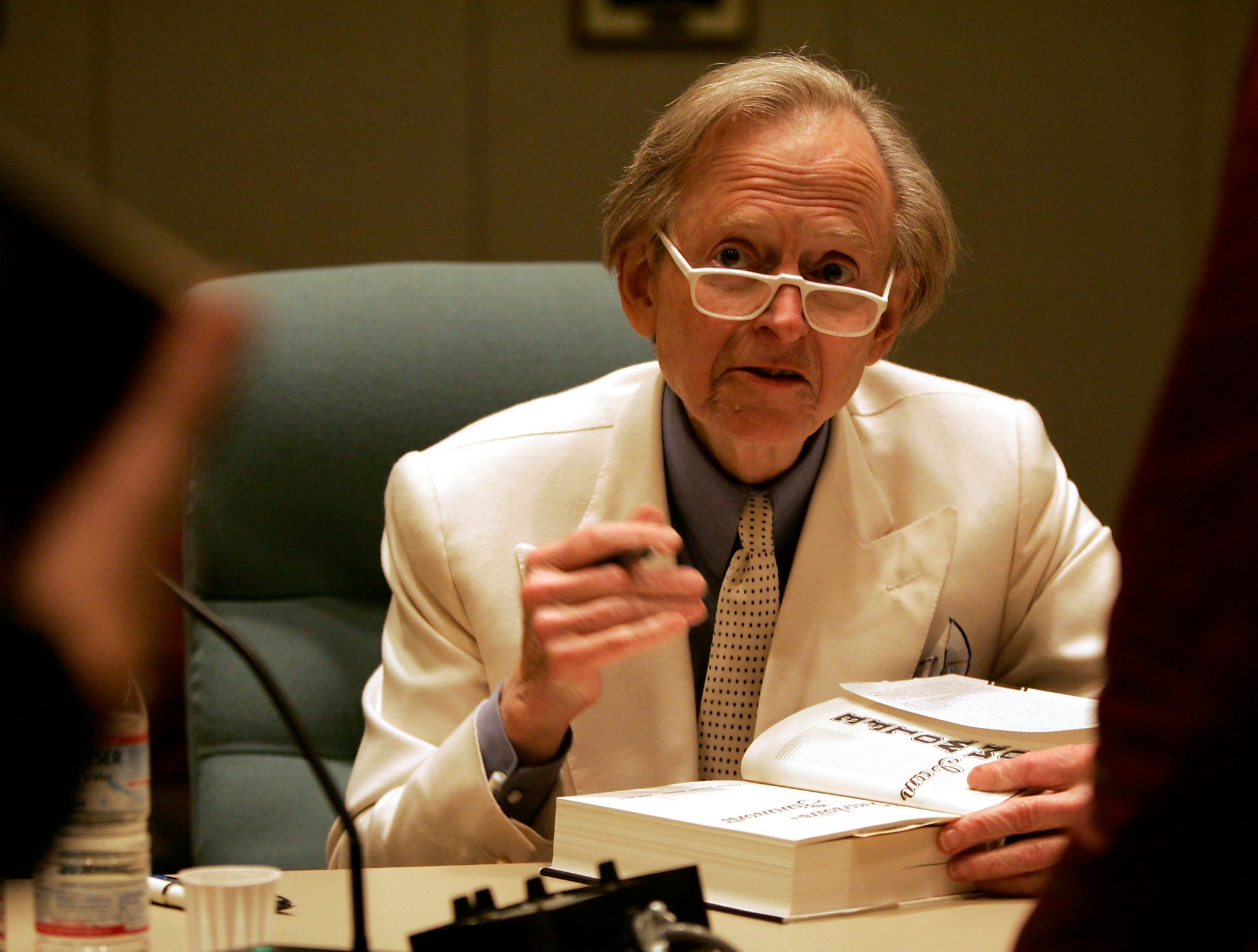 Tom Wolfe, pioneering journalist and novelist, dead at 87 - SFGate