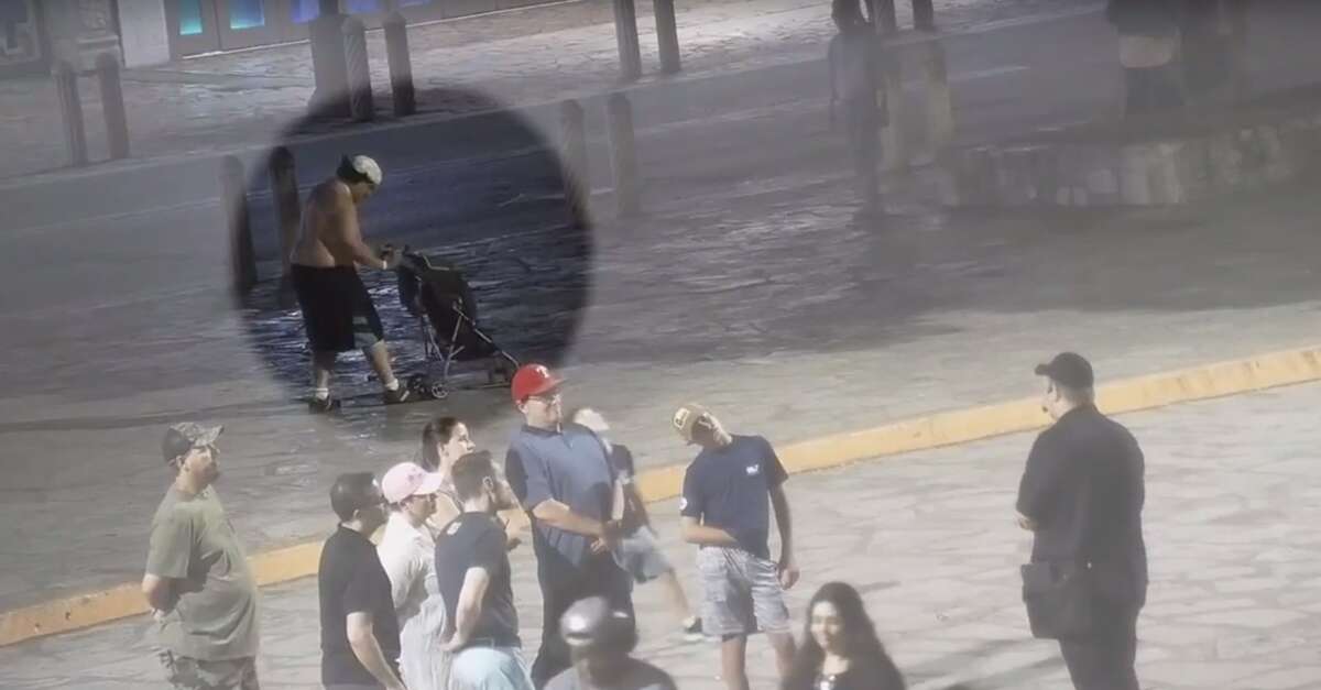 Video: Streaker at the Alamo tackled by ranger in front of tourists ...