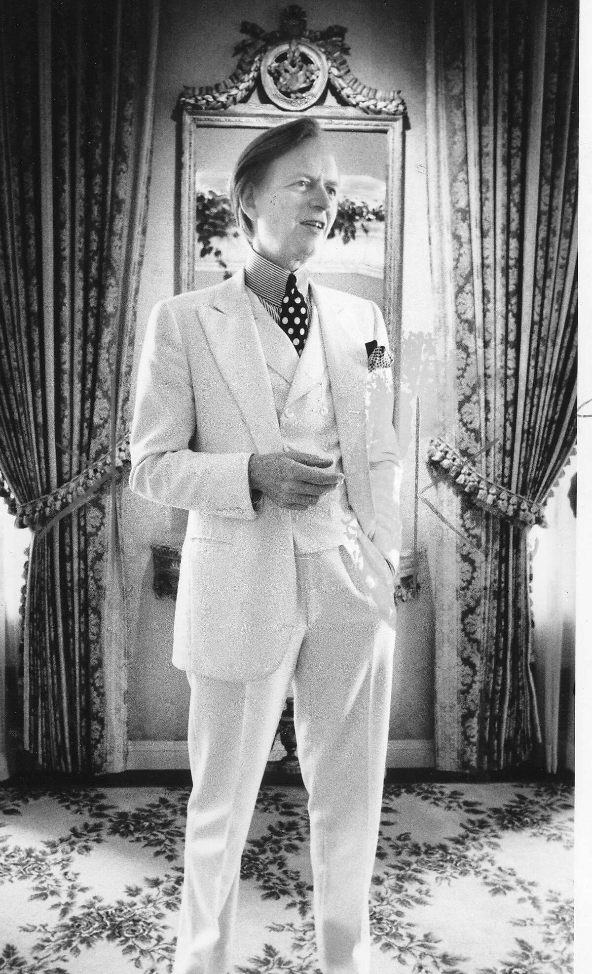 Tom Wolfe, pioneering journalist and novelist, dies at 88