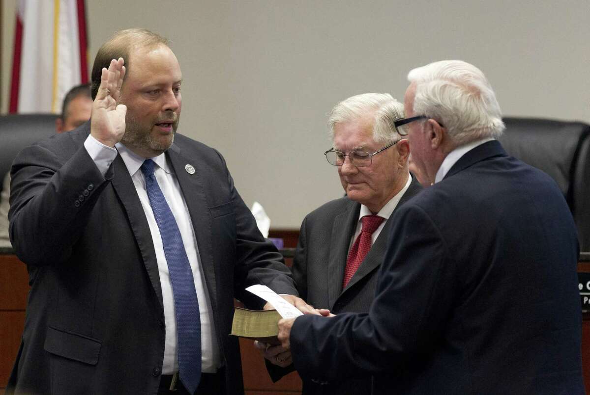 Coon, Czajkoski sworn in during Conroe special council session