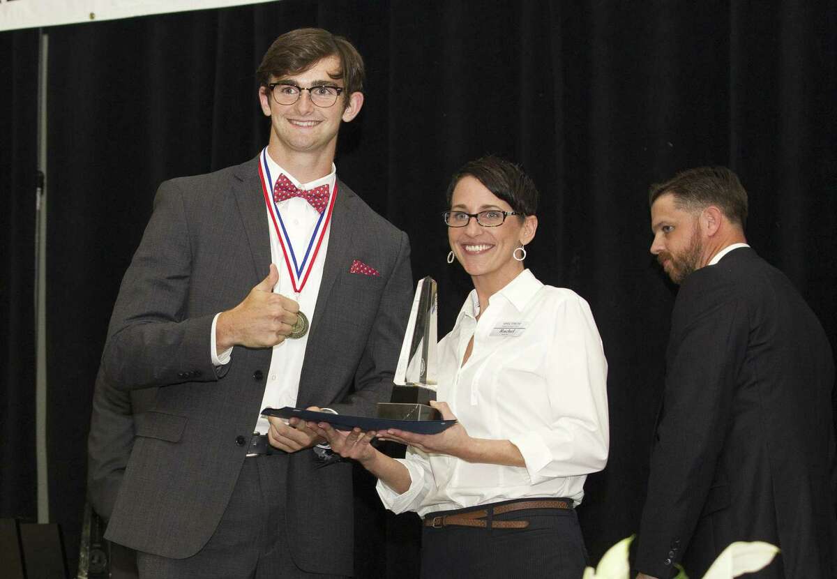 ATHLETICS: Null, York take Gold Awards at Mike Ogg Scholar Athlete banquet