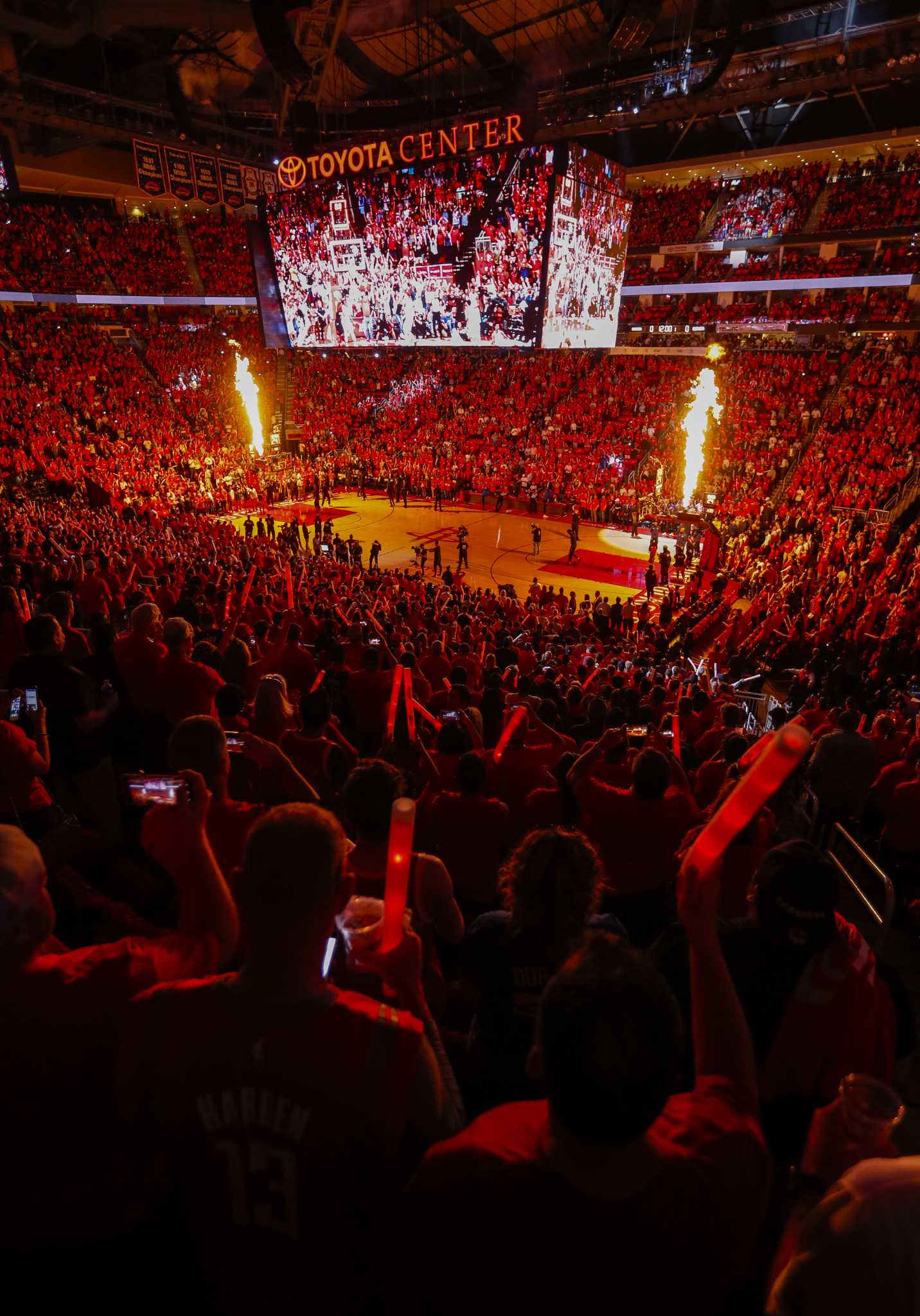 Rockets bring back the Dancing Usher for Game 2