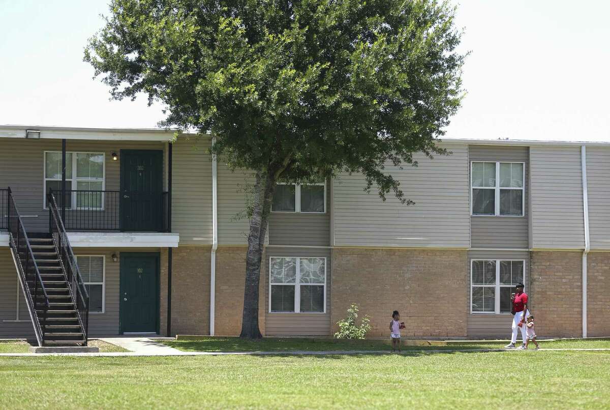 After stray bullet hits a 3-year-old, mayor vows to make Sunnyside safer