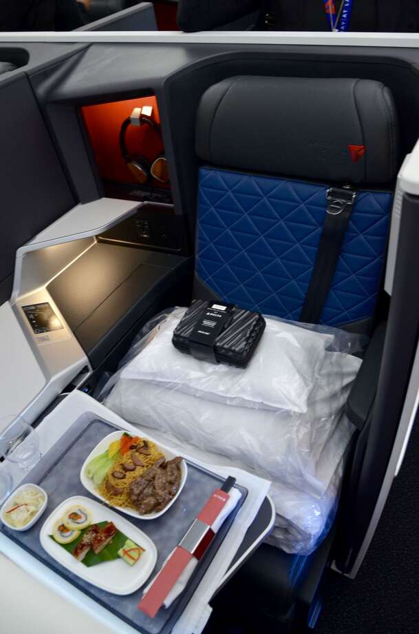 Delta's newest jet lands on West Coast - SFGate