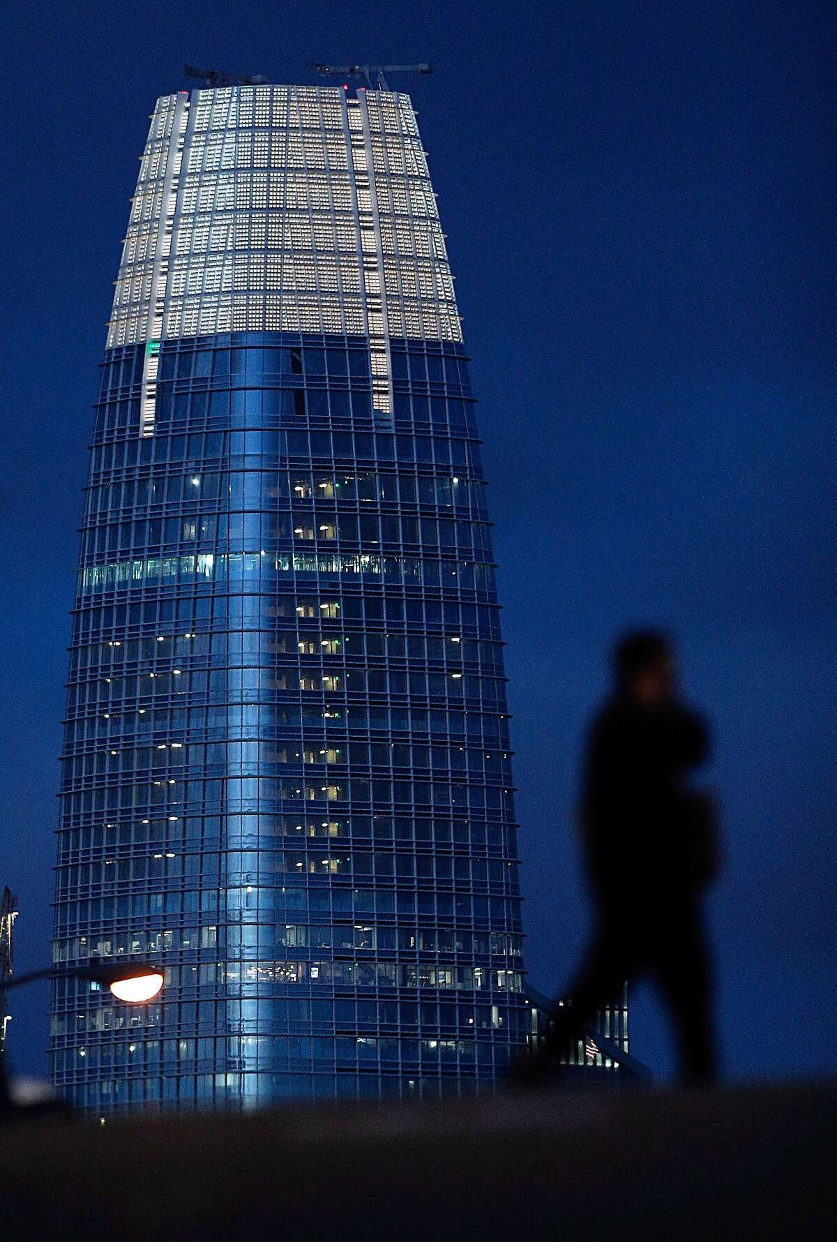Salesforce Tower opens Tuesday with fireworks and light display at ...
