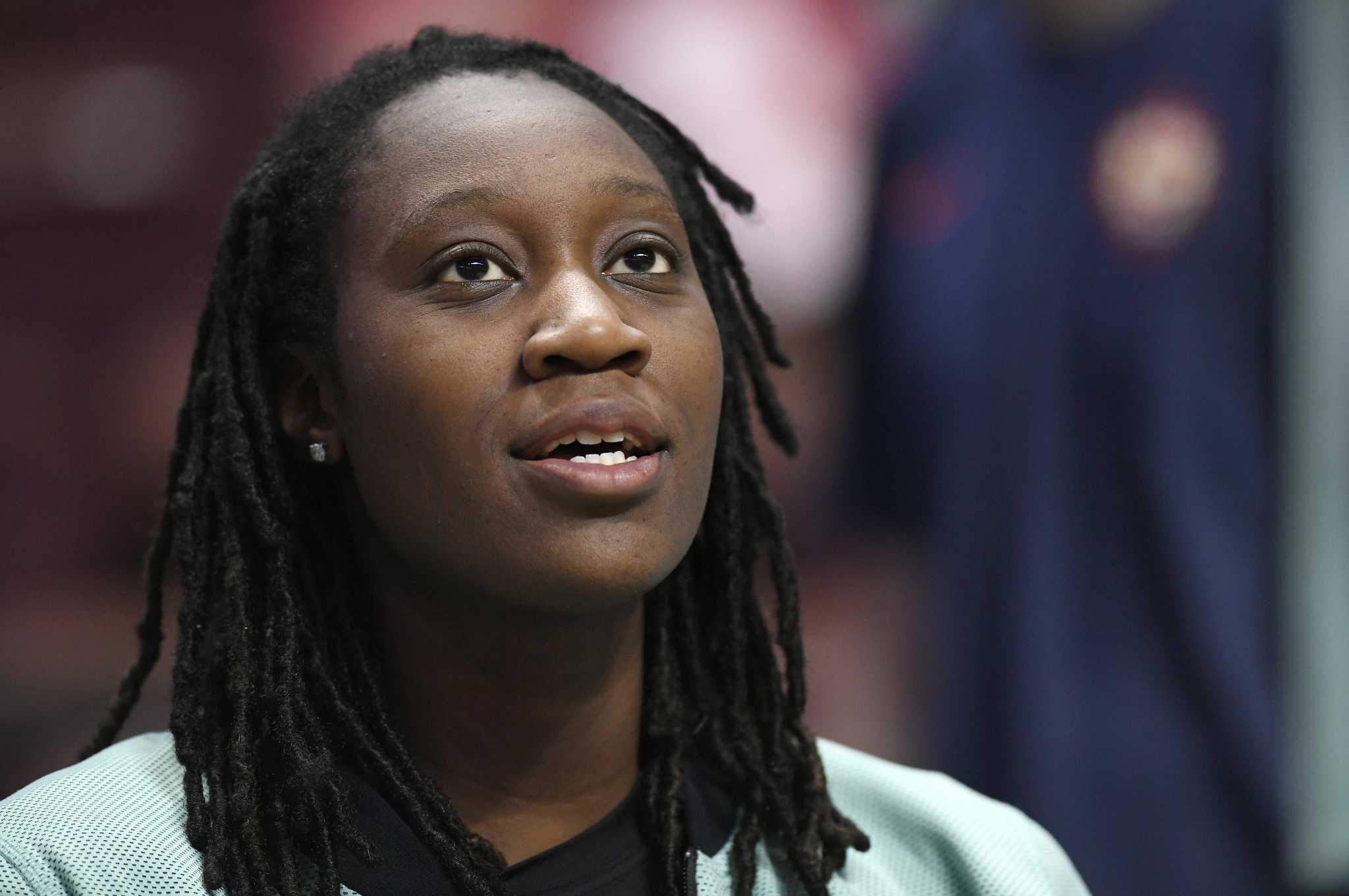 Record 17 UConn alums make WNBA rosters